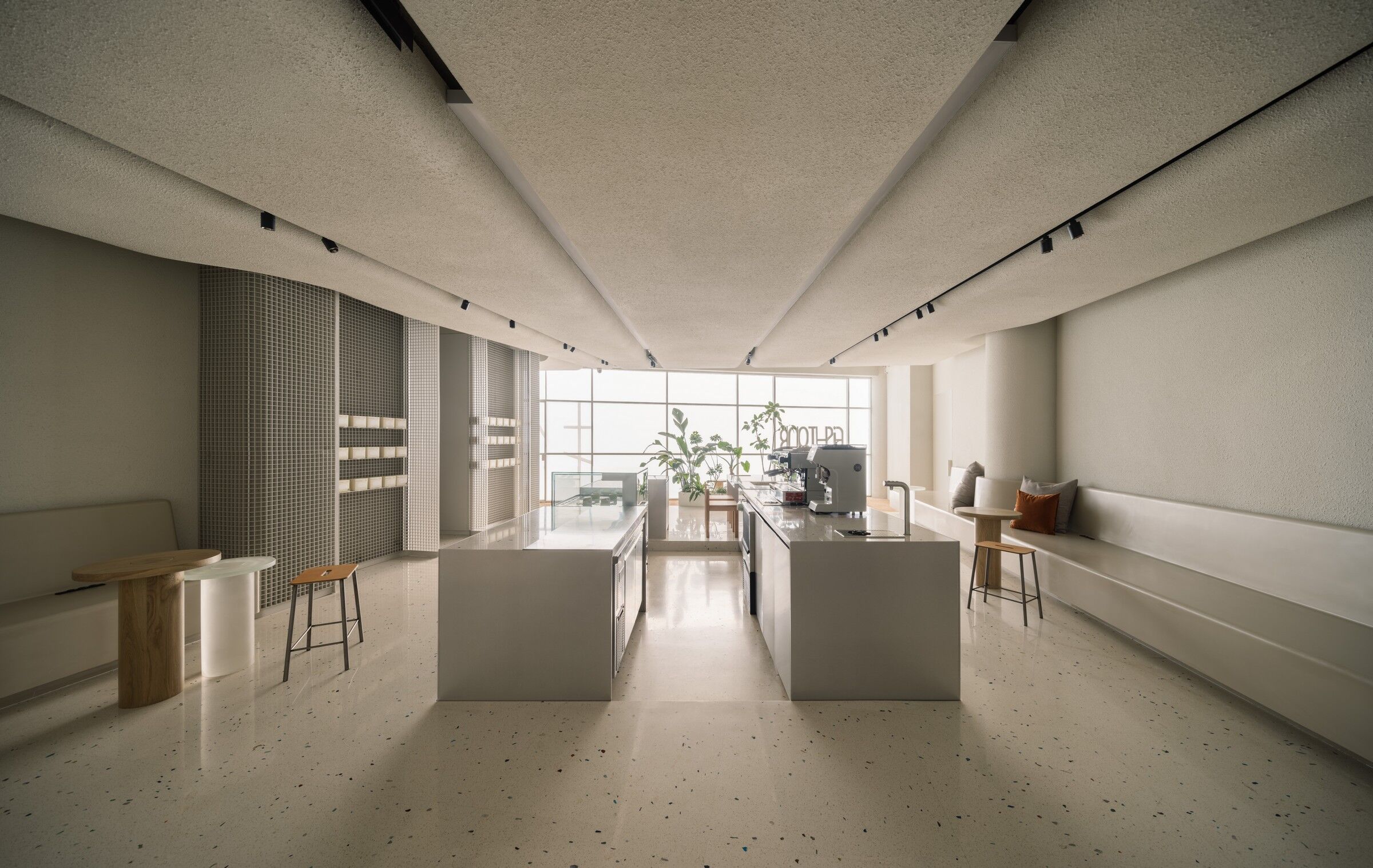 Fishtank | OFFICE AIO | Archello