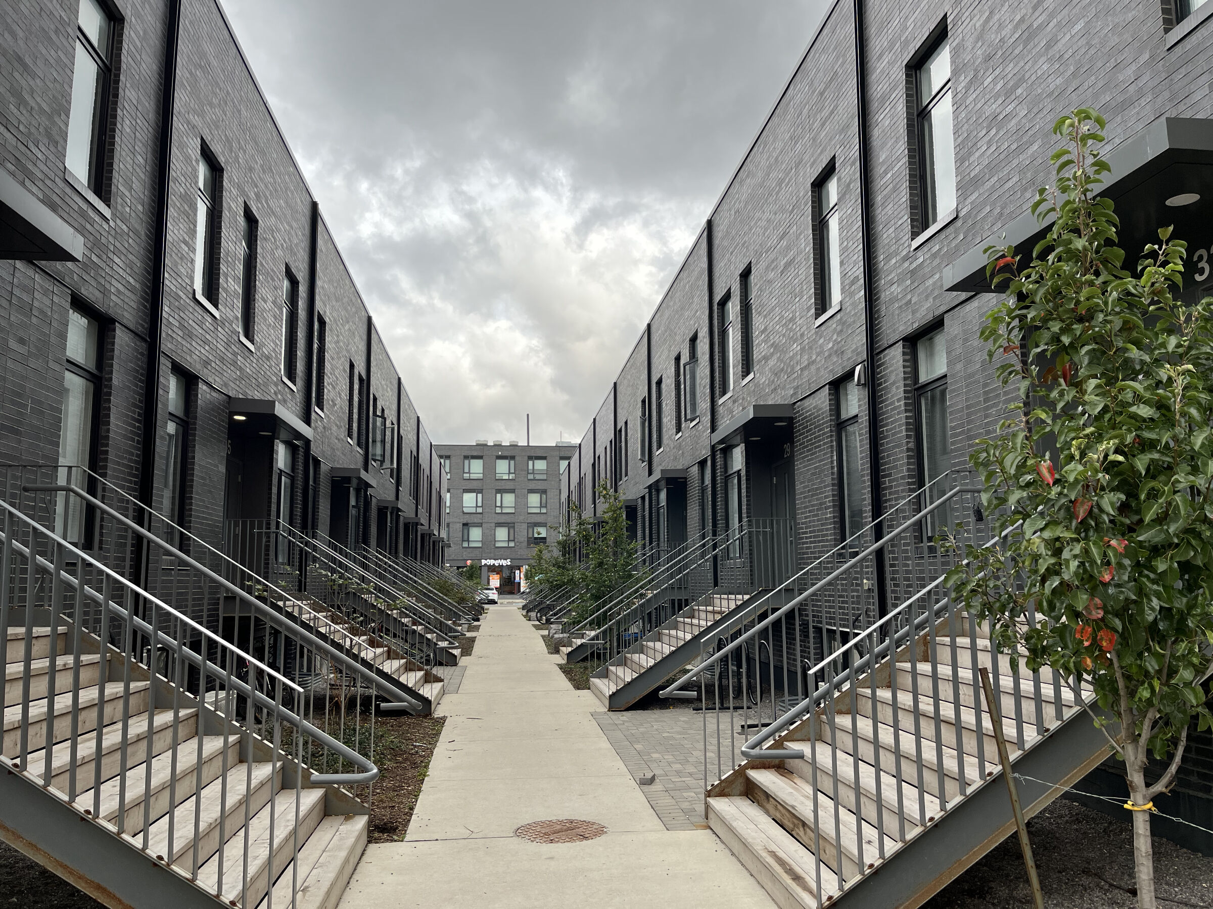 BELDEN - Norman Black Diamond Velour by Mason’s Masonry Supply | Archello