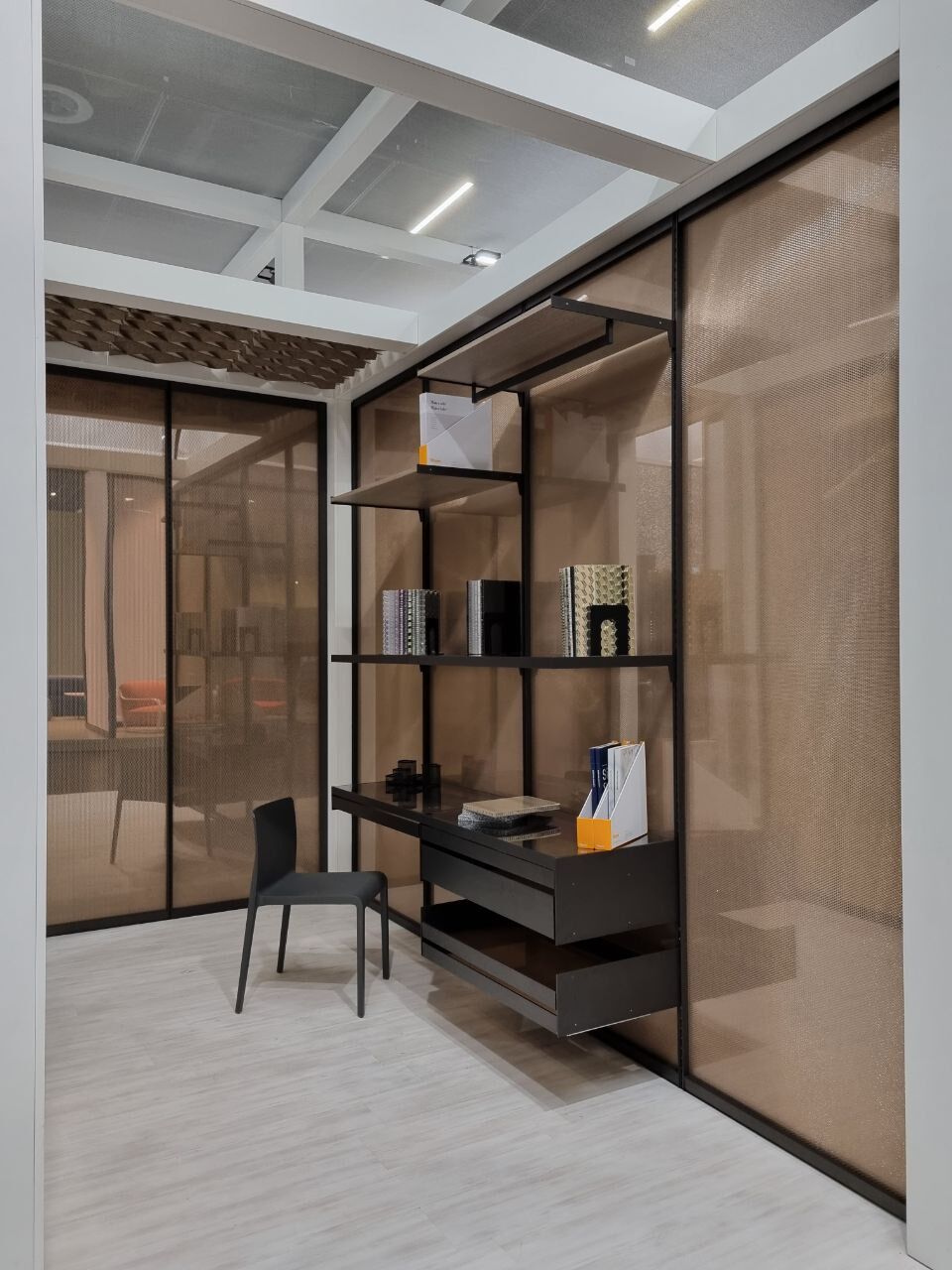 LOOP DOOR/WALL SYSTEM by Bencore | Archello