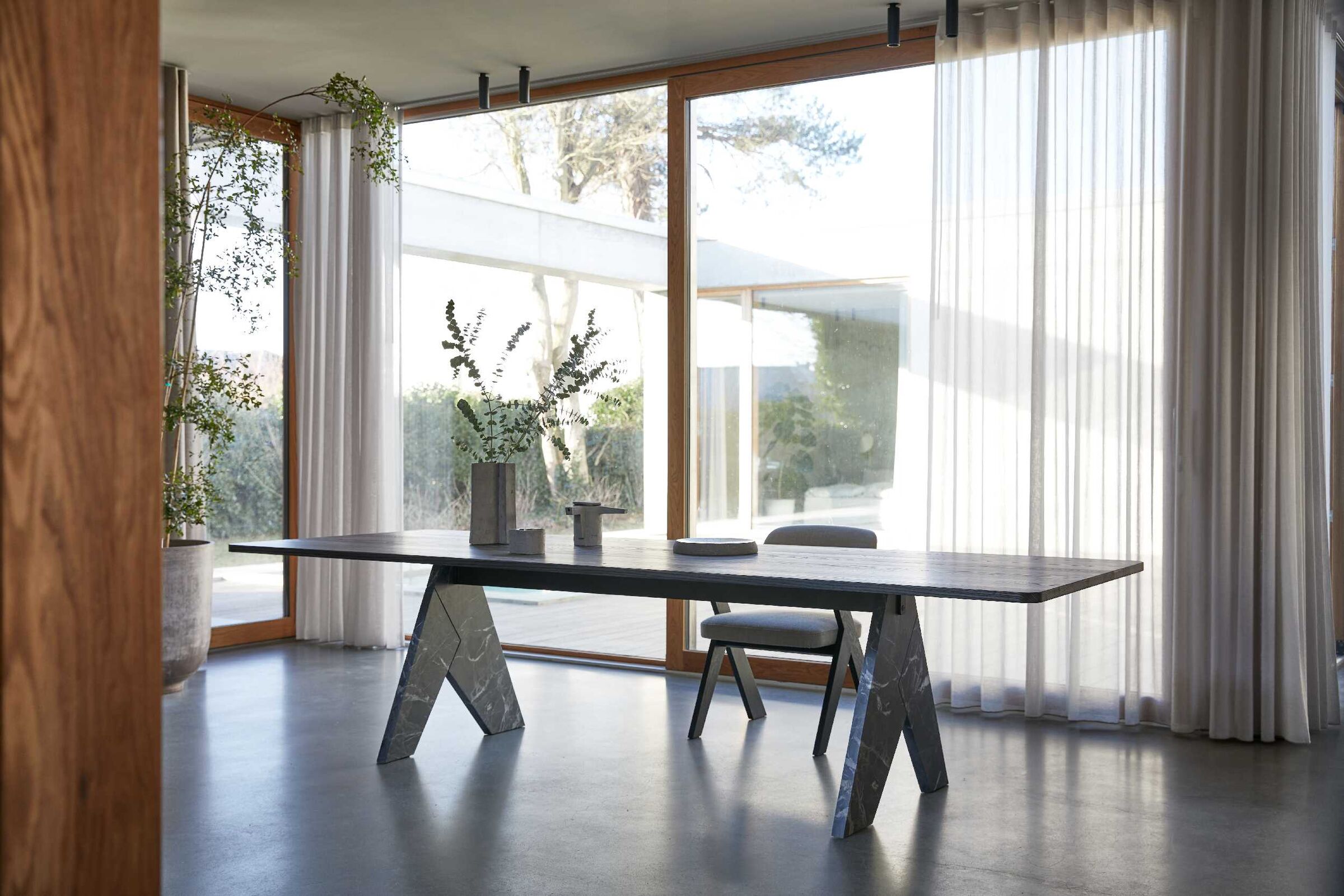 AVAR table by More | Archello