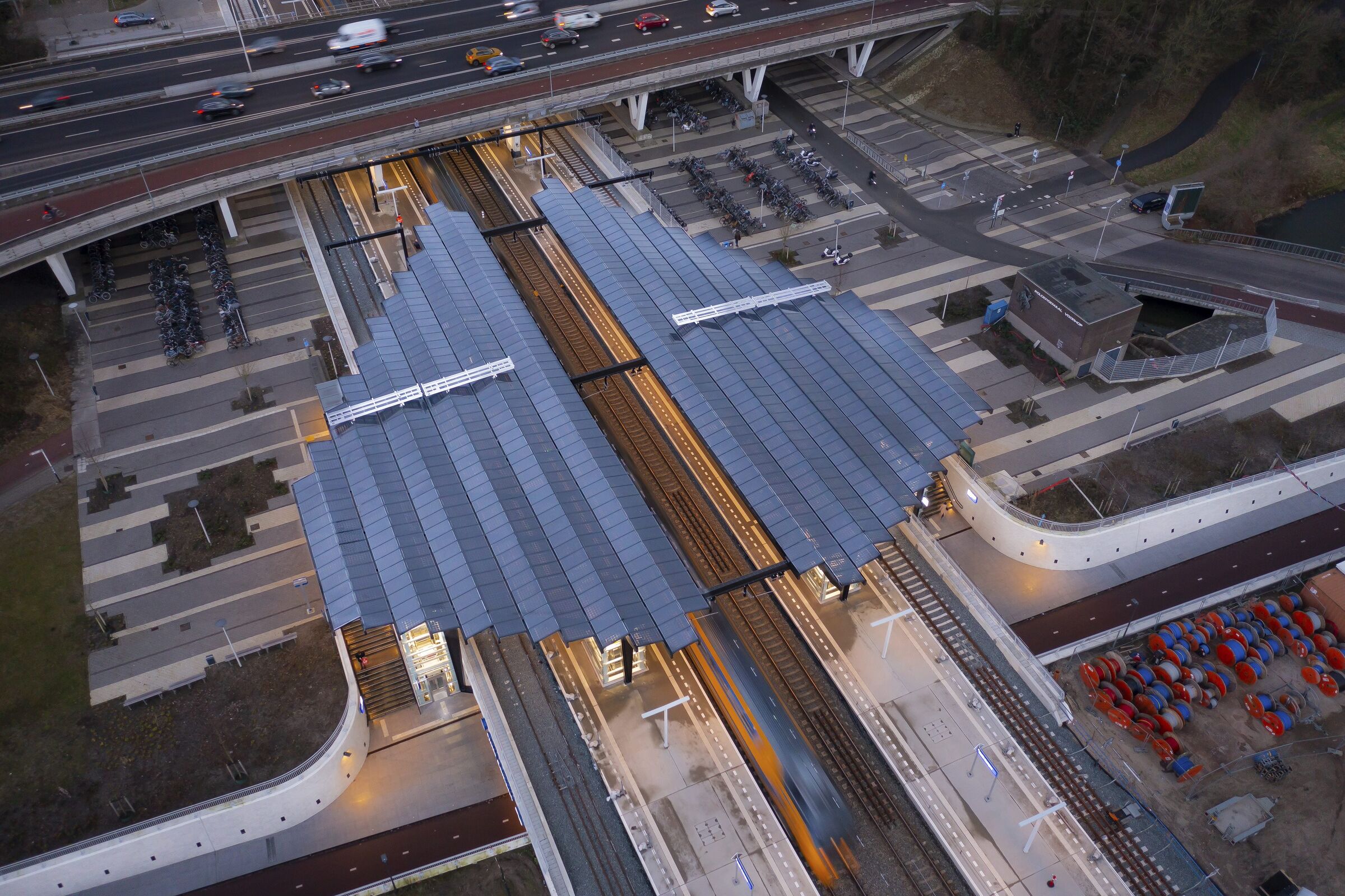 Gallery of Energieneutraal station Delft Campus | Benthem Crouwel ...