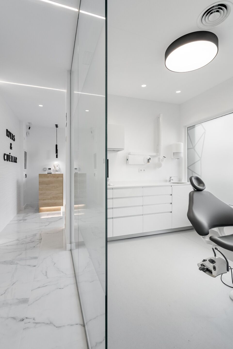Gallery of SMALL DENTAL CLINIC DESIGN | Alem arquitectura | Media - 9