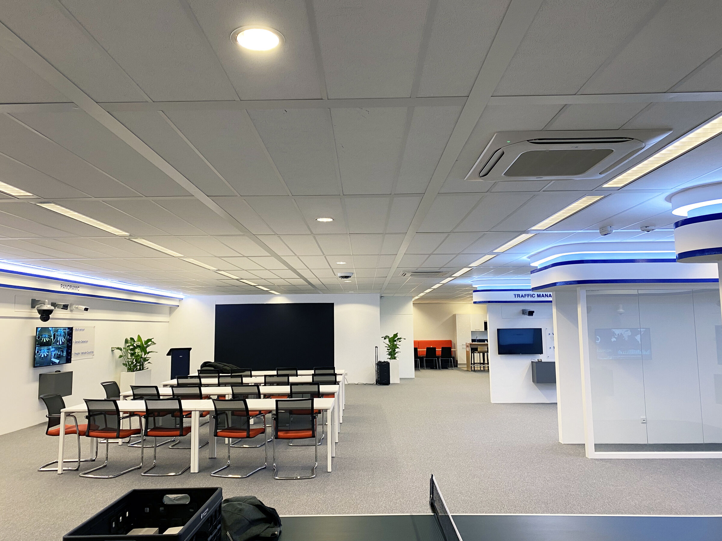 Gallery of Dahua Technology Showroom | JYVM | Media - 5