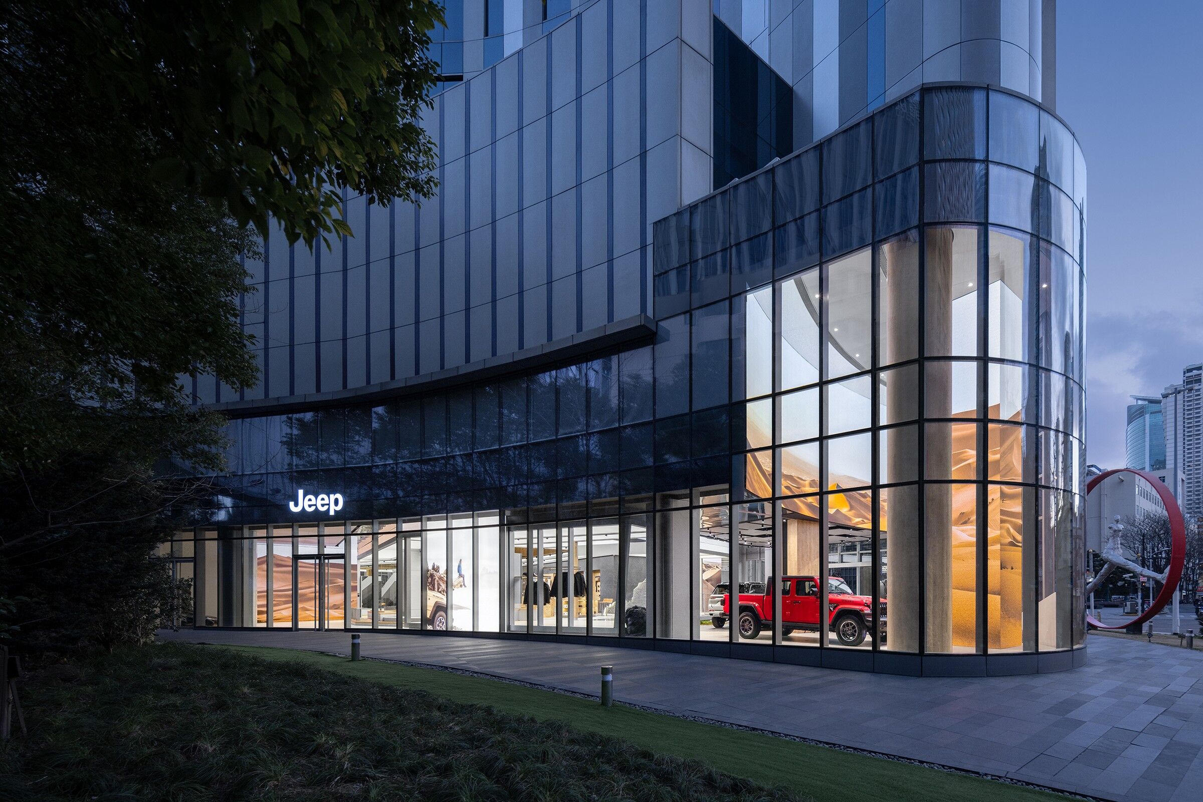 The First Jeep Flagship Center - Jeep Adventure | INGROUP | Archello
