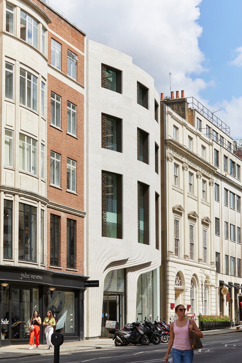 Gallery of Qatar Airways UK Headquarters | PLP Architecture | Media - 9