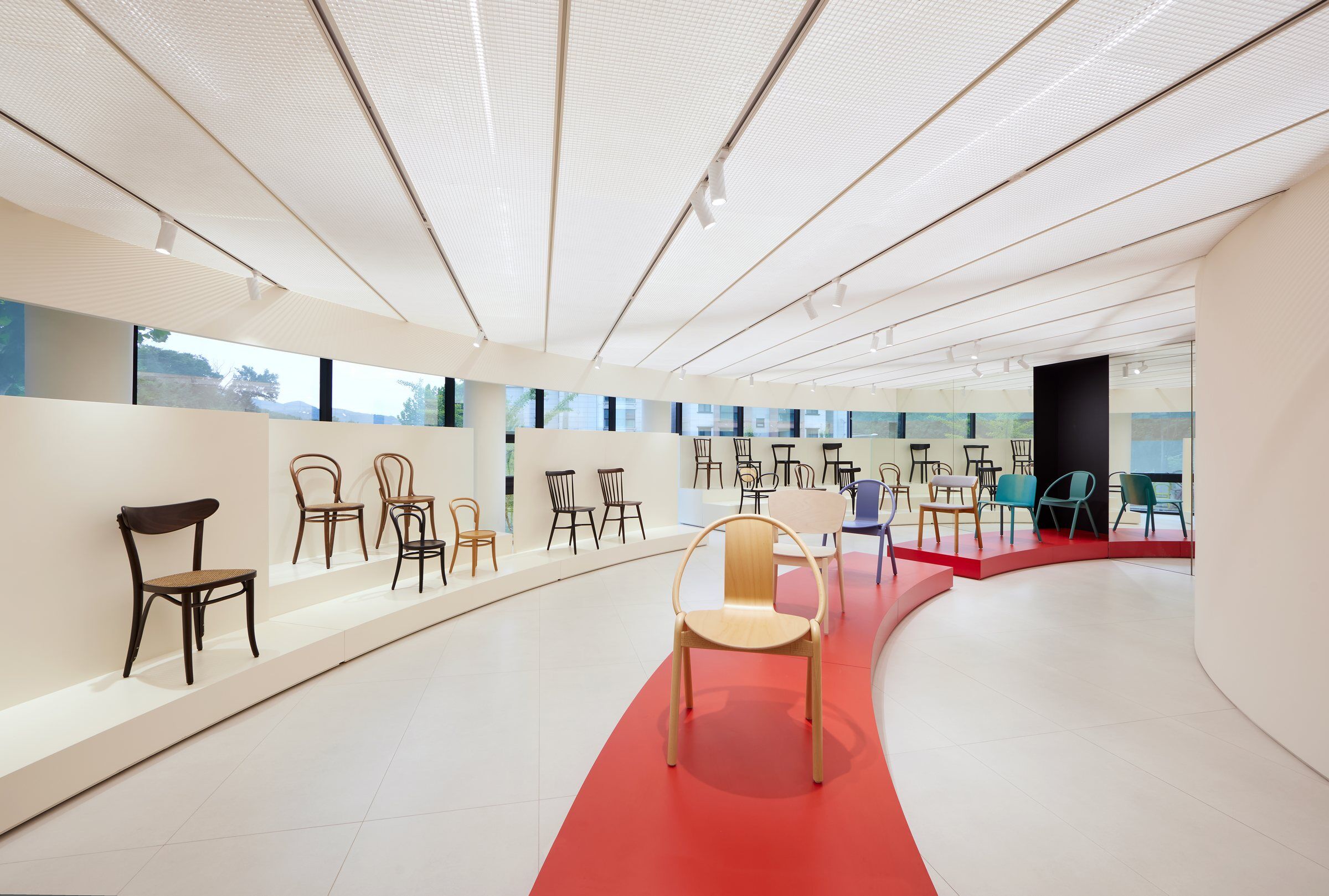 ROUNGE Showroom | ATMOROUND | Archello