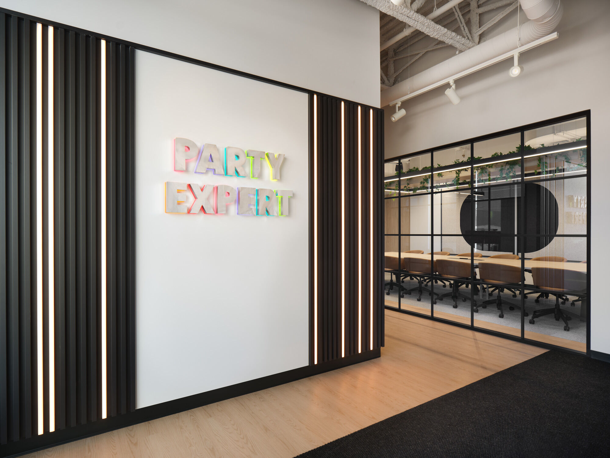 Groupe Party Expert Headquarters | VAD Designers d’espaces | Archello