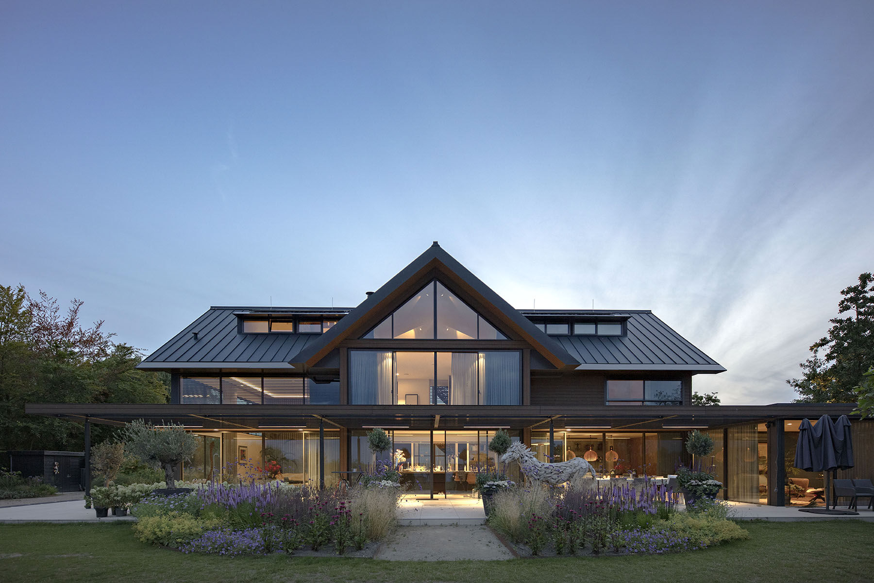 Lakehouse Loosdrecht (2020) | DENOLDERVLEUGELS | Archello