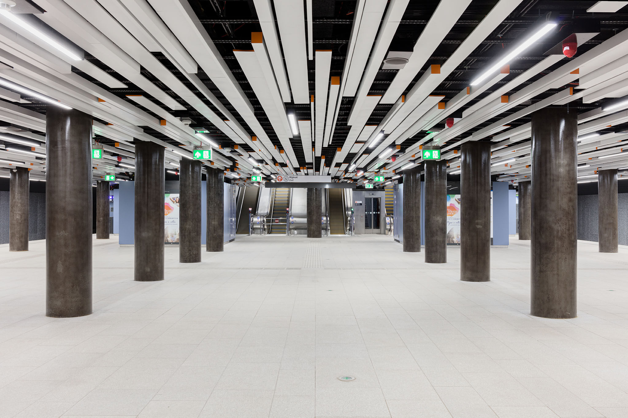 Gallery of M3 Corvin-Negyed Station | Sporaarchitects | Media - 4