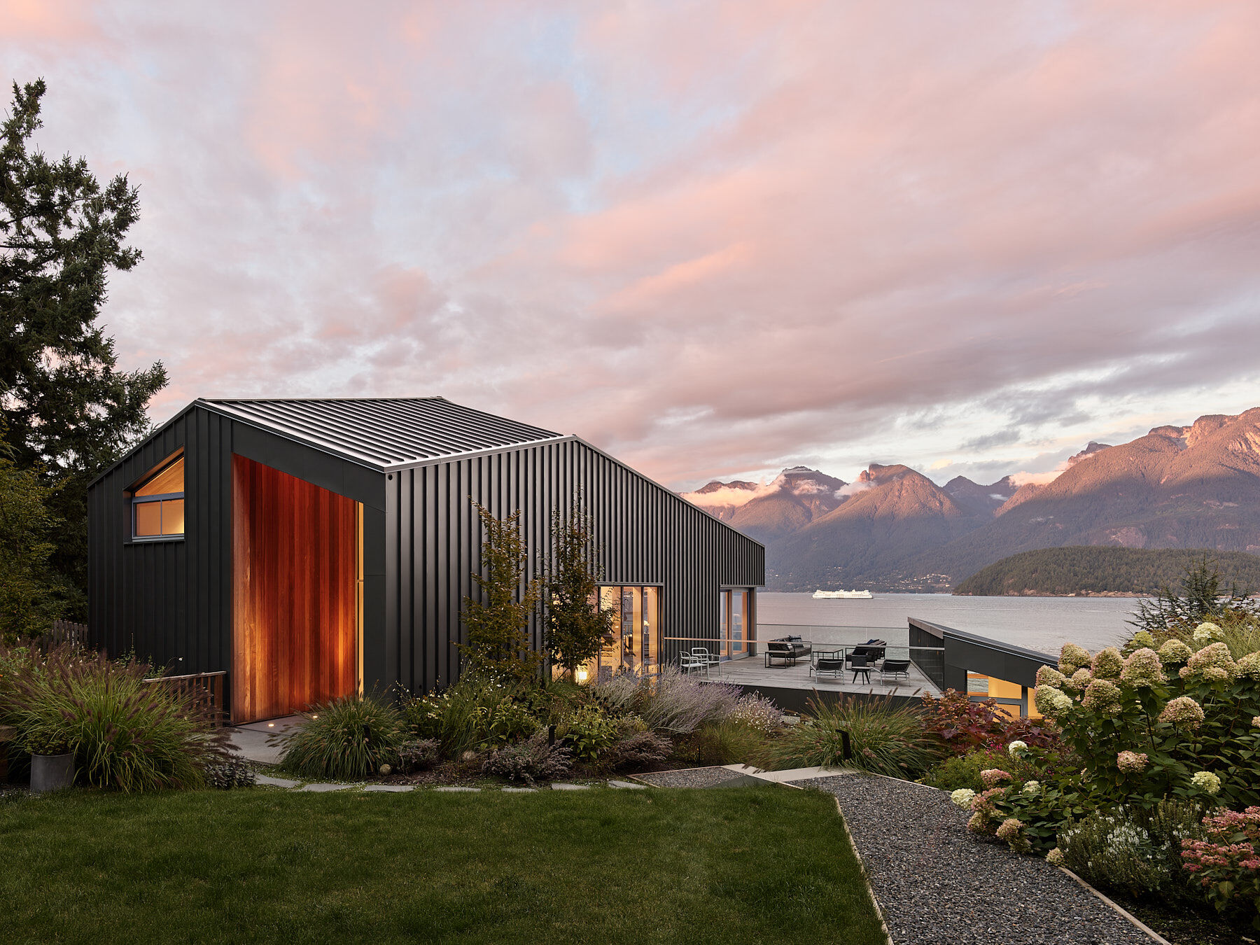 Hood Point Residence | CHROFI | Archello