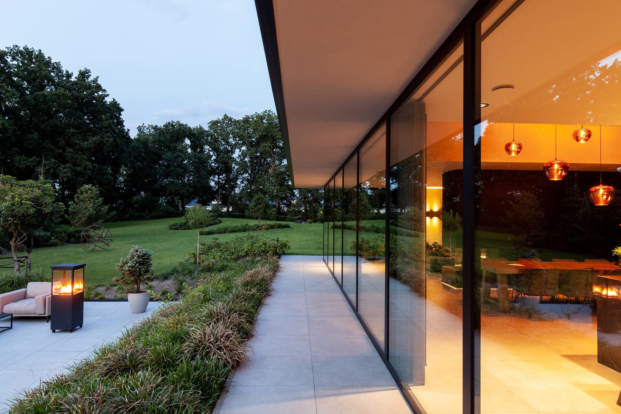 Gallery of Moderne, Energieneutrale Villa | Bob Romijnders Architecture ...