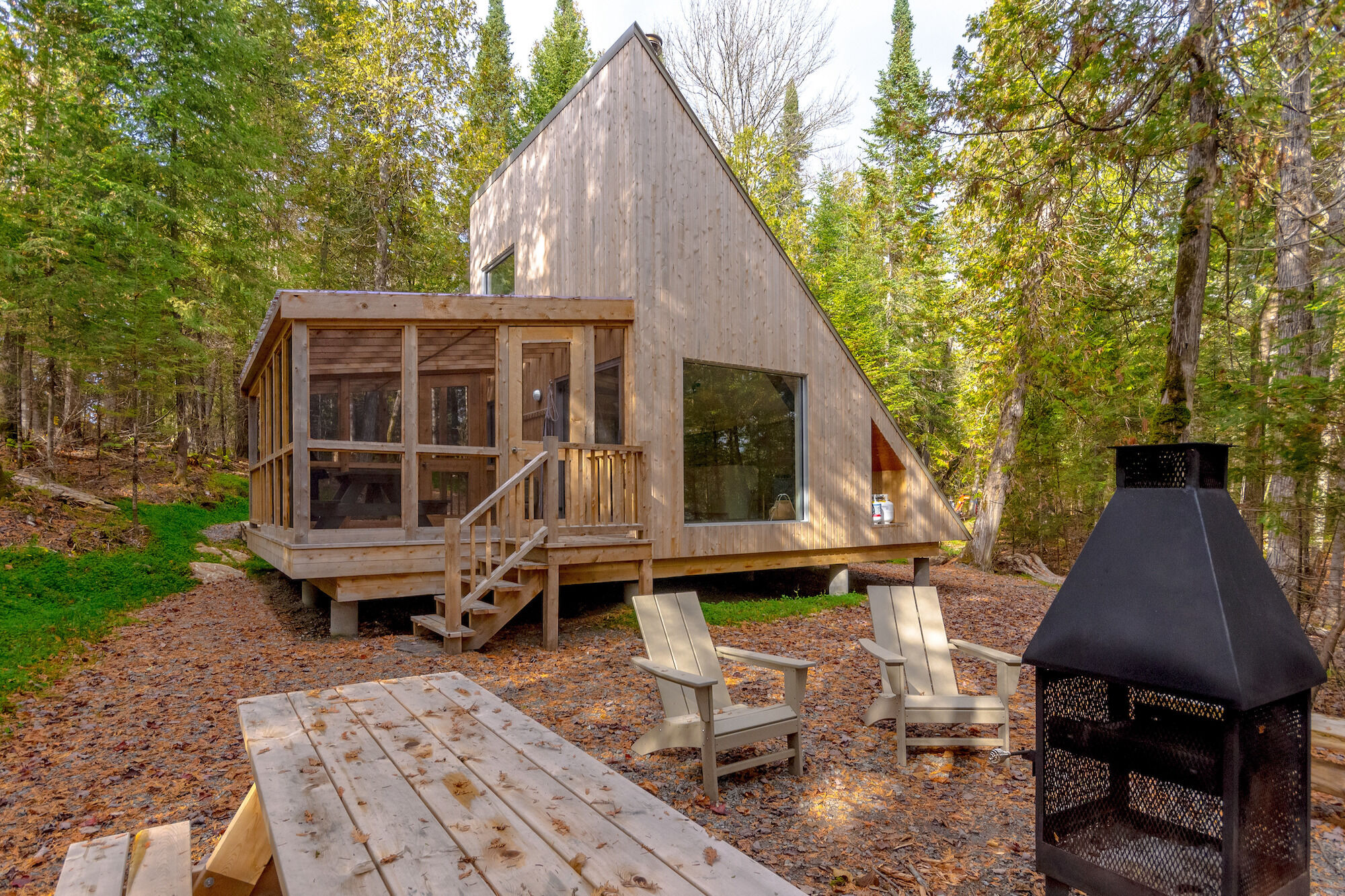 Corporation du Parc du Poisson Blanc’s cabins | Fabelta Fenestration ...