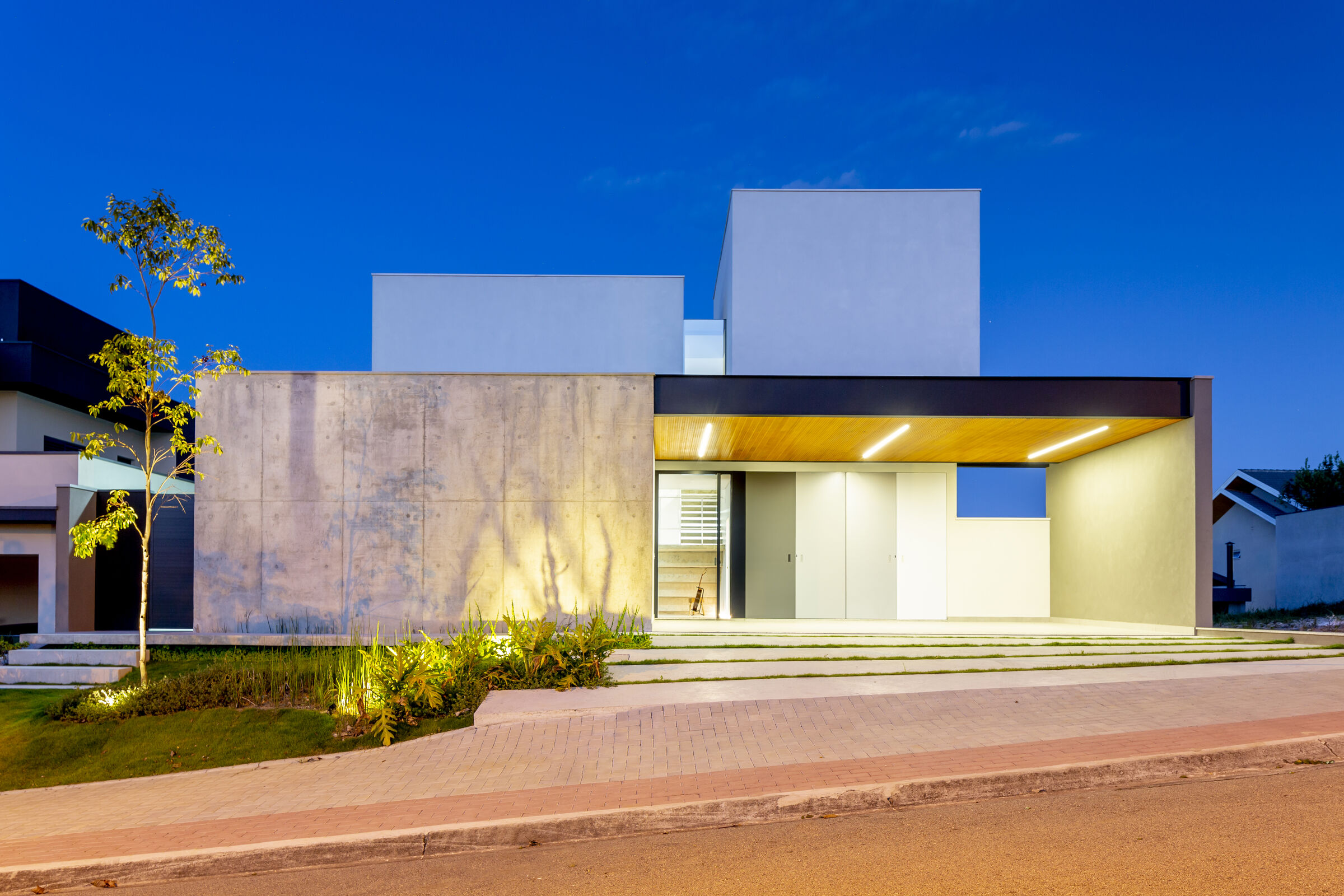 LUMEN HOUSE | Prumo projetos | Archello