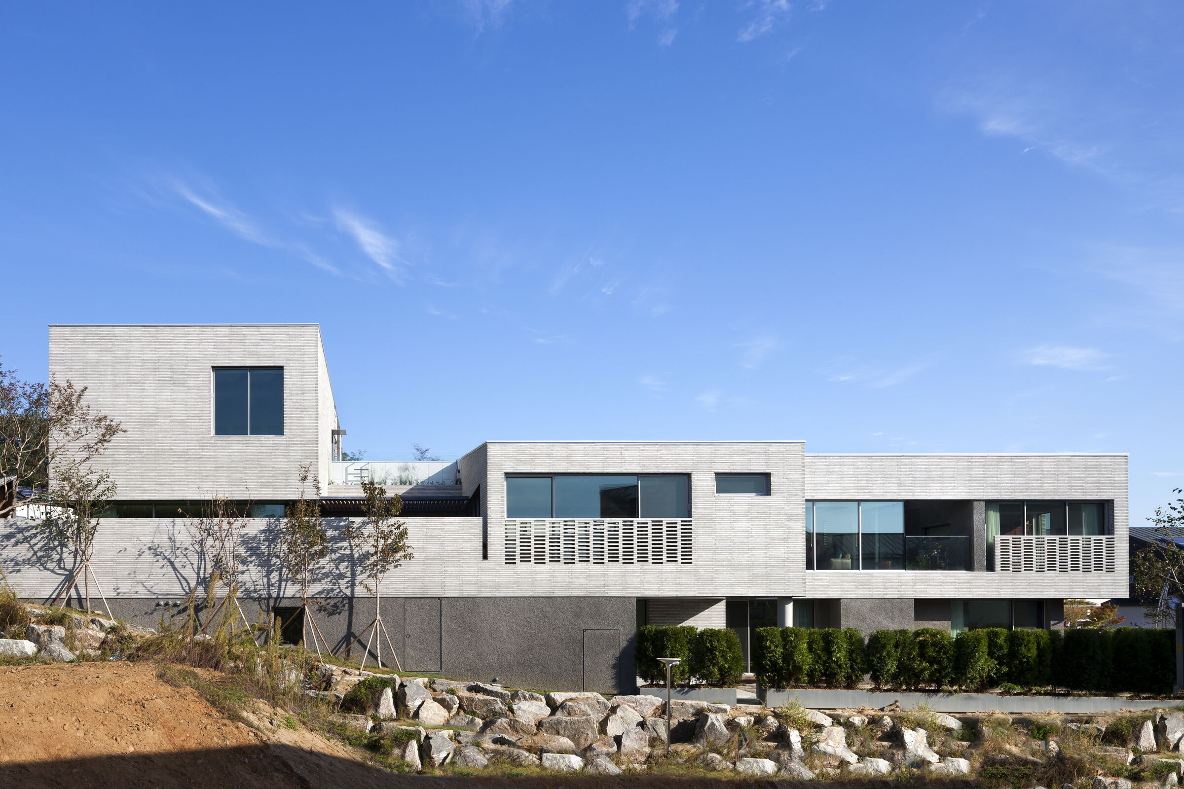 Three Yard House | D.LIM architects | Archello