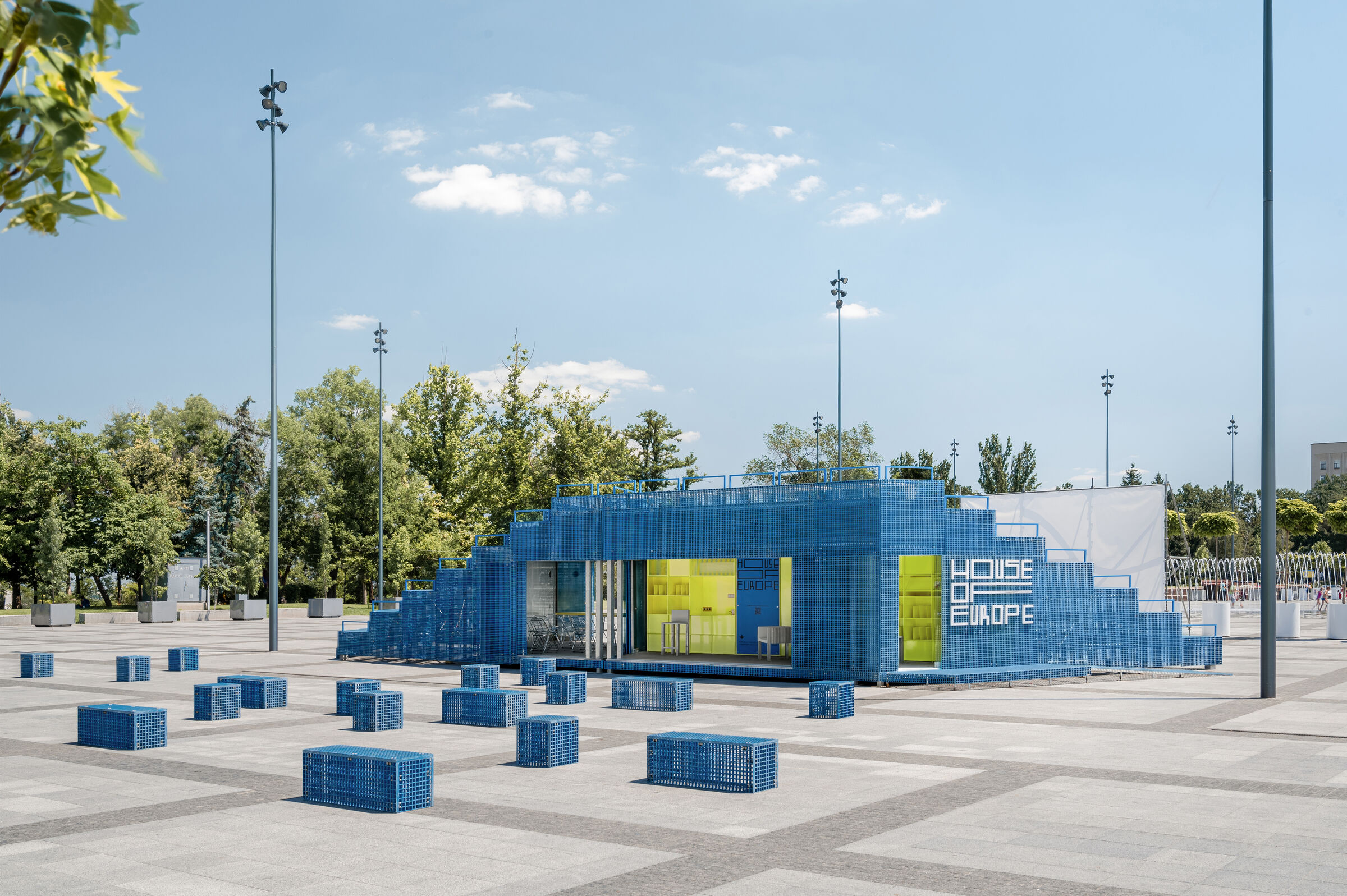 MOBILE PAVILION | SETS STUDIO | Archello