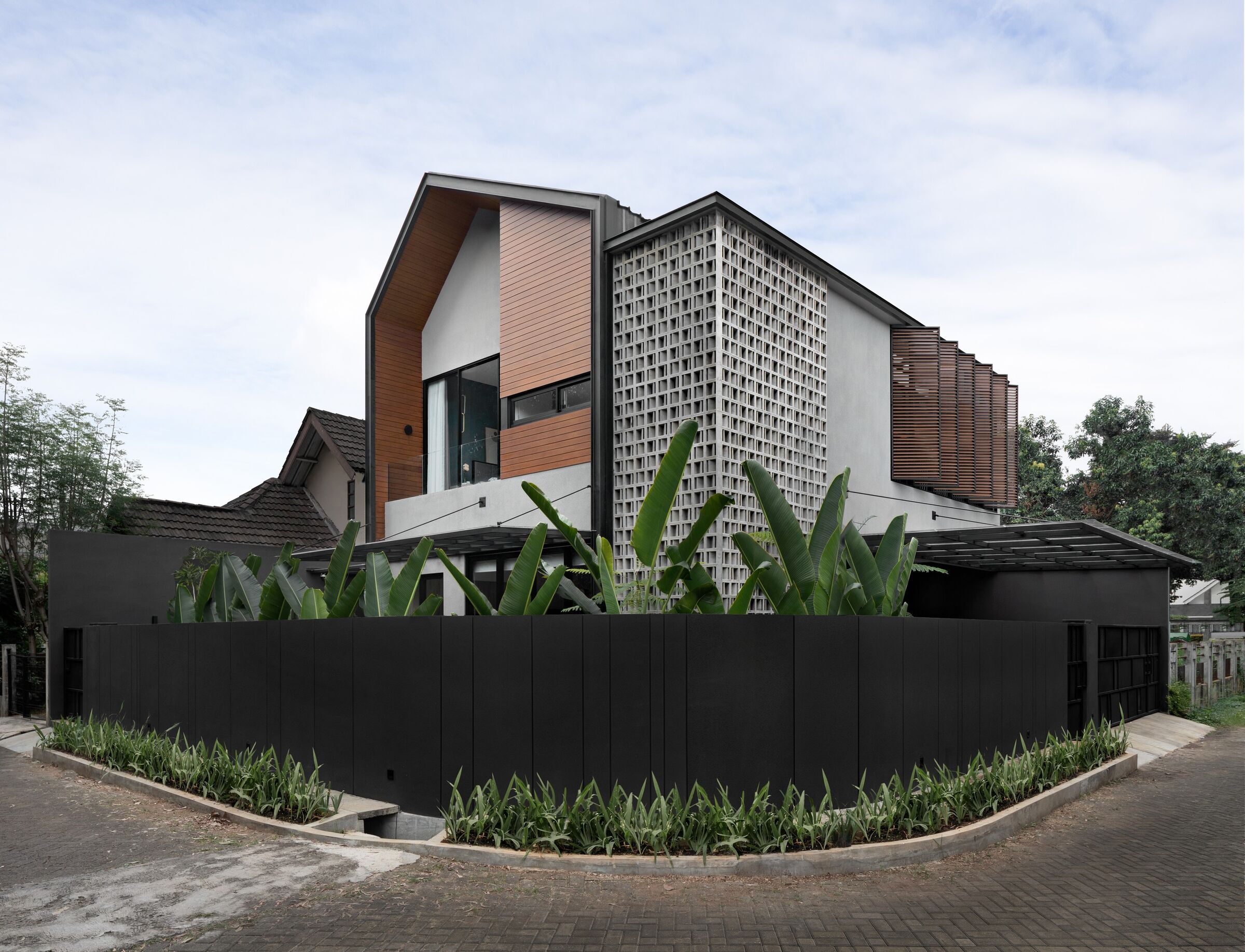 AG House | STUDIE | Archello