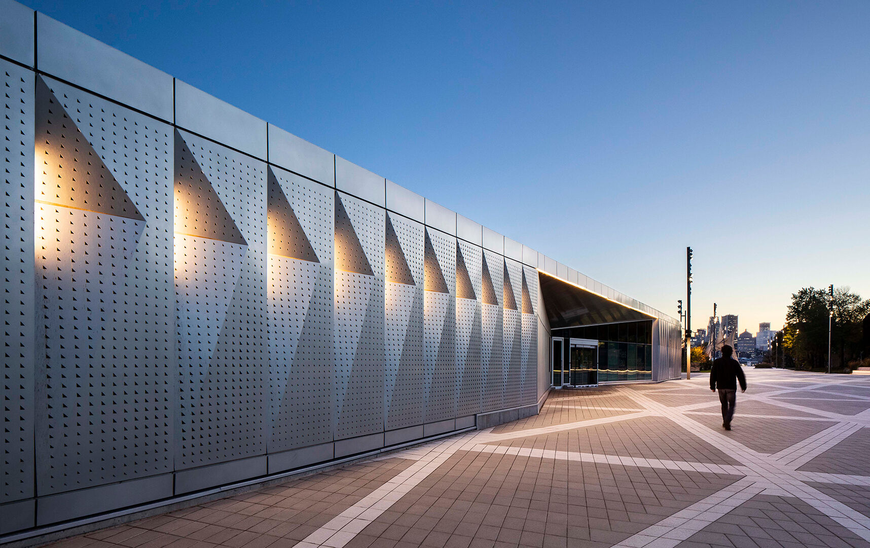 JEAN-DRAPEAU PARK PAVILION | Fluxwerx | Archello