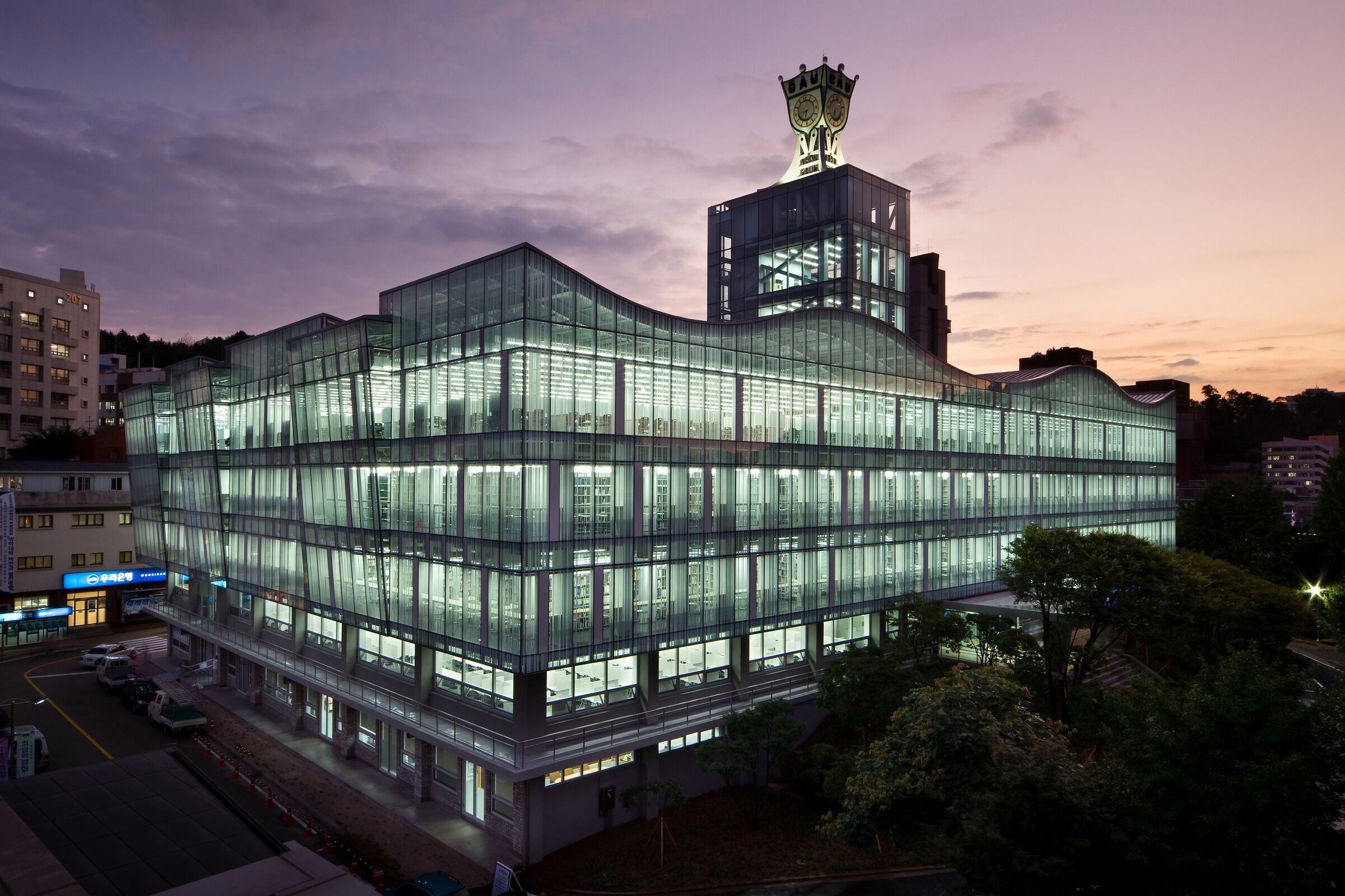 Gallery of Overlap | Archium | Media - 1