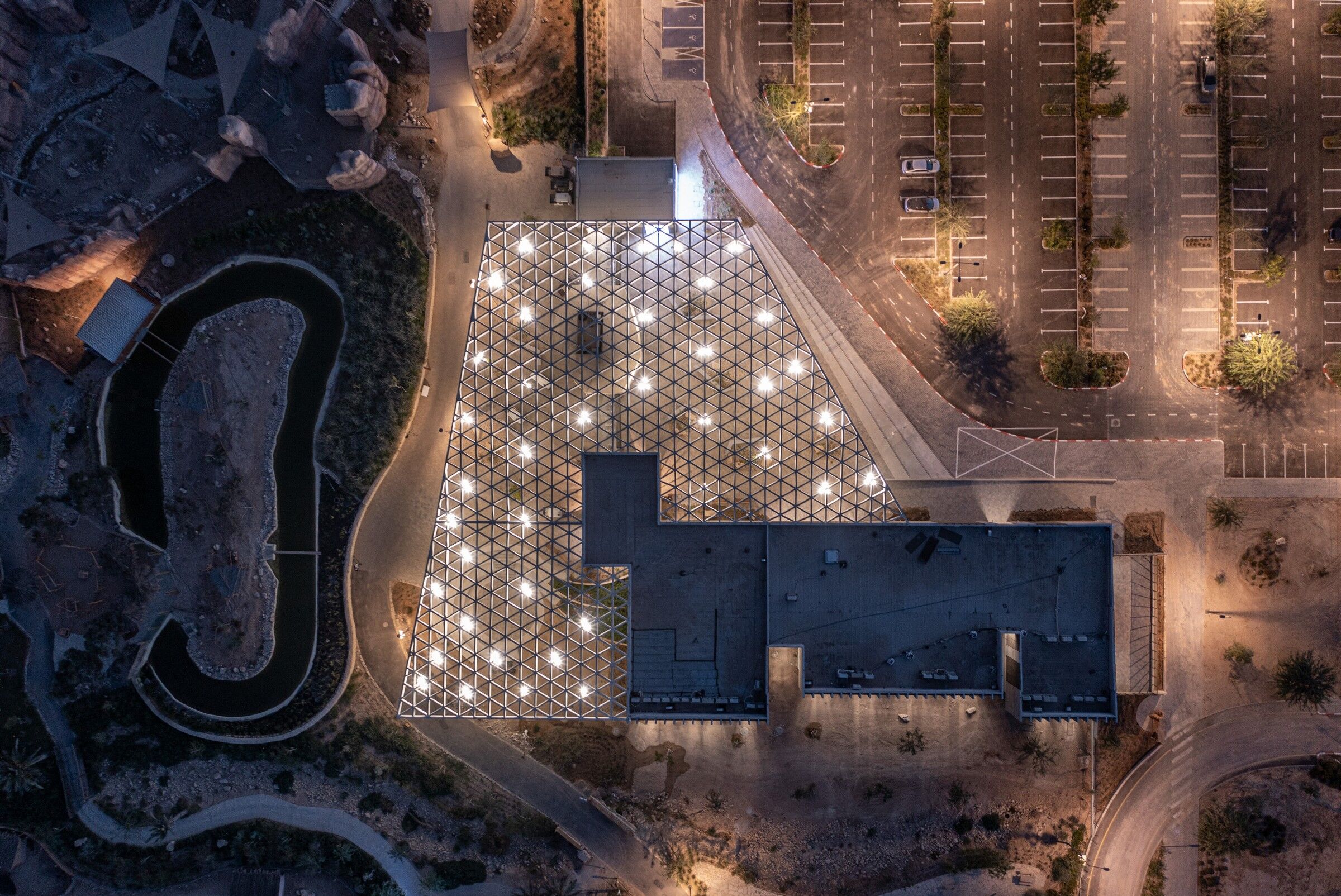 Gallery of Midbarium, The Jack | A. Lerman Architects | Media - 17