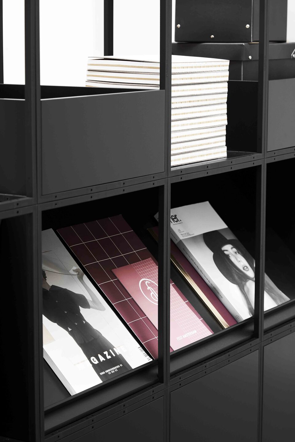 Magazine Shelves by GRID System | Archello