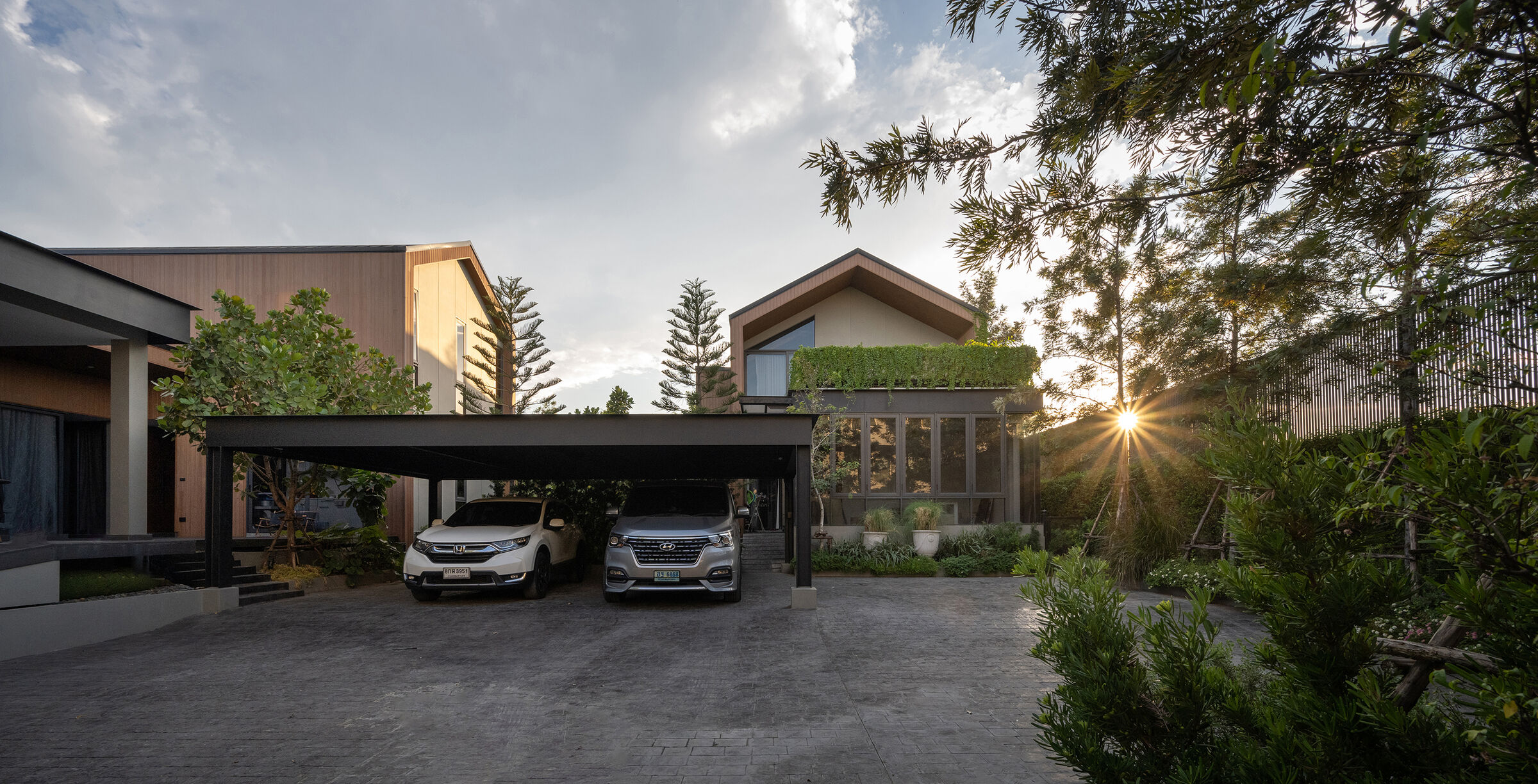 JSBT House | OfficeAT | Archello