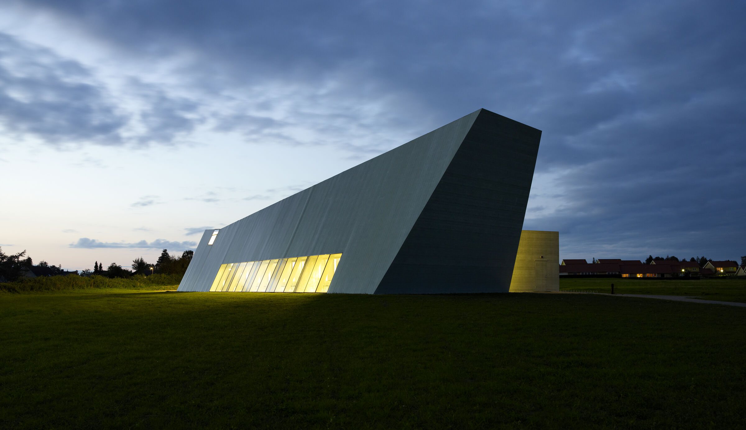 Holy Cross Church | KHR Architecture | Archello