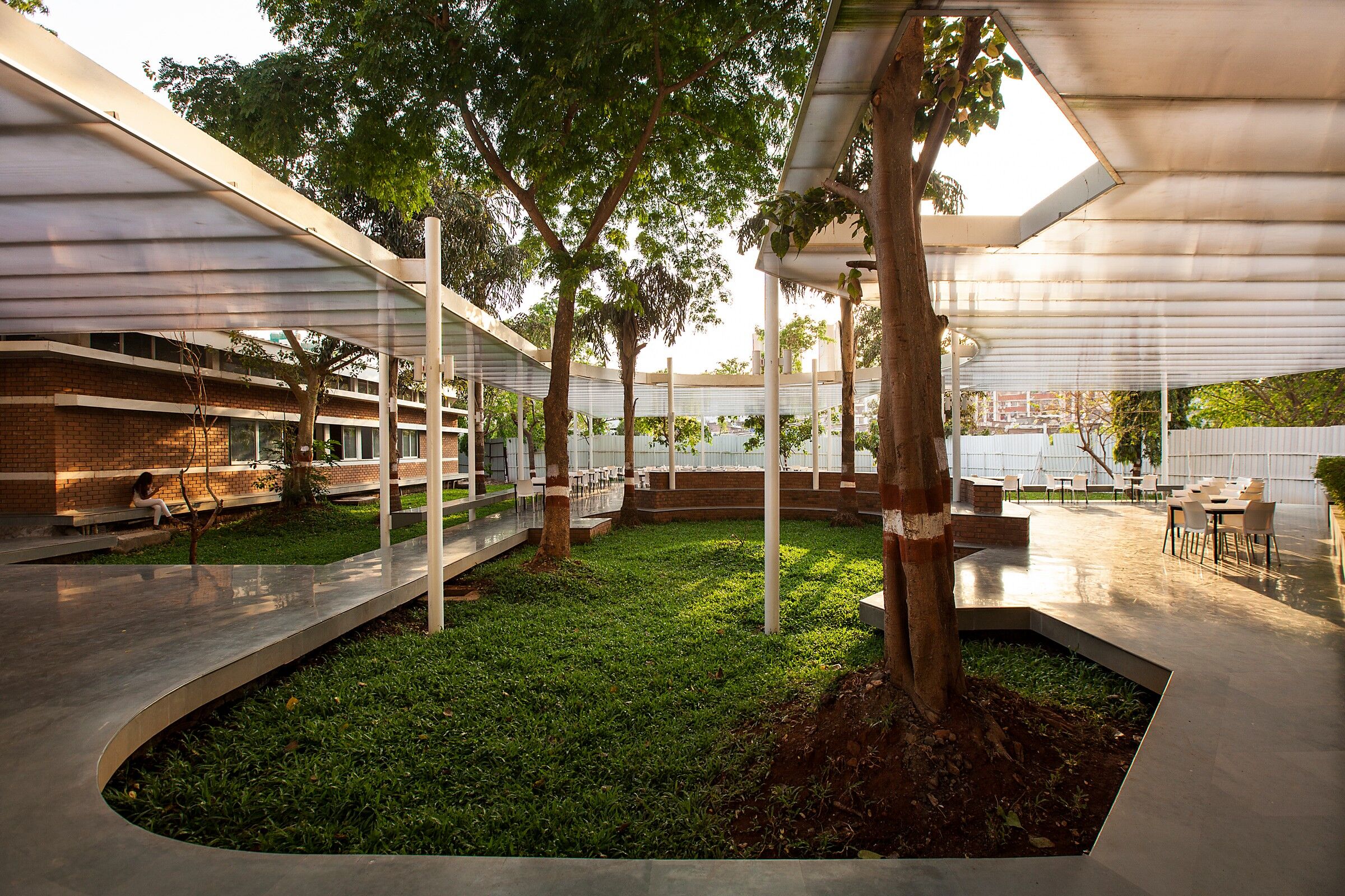 Gallery of Dining Pavilion | Sameep Padora & Associates (sP+a) | Media - 4