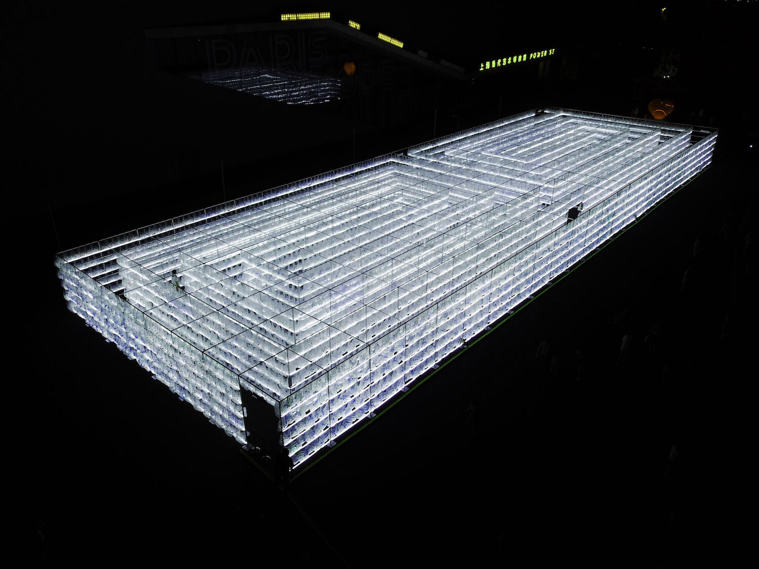 Labyrinth of Plastic Waste | Luzinterruptus art collective | Archello