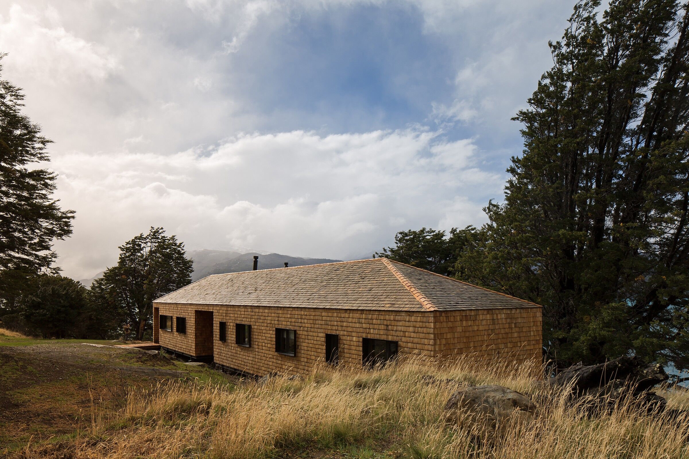 Gallery of Hat House | SAAarquitectura + territorio | Media - 2
