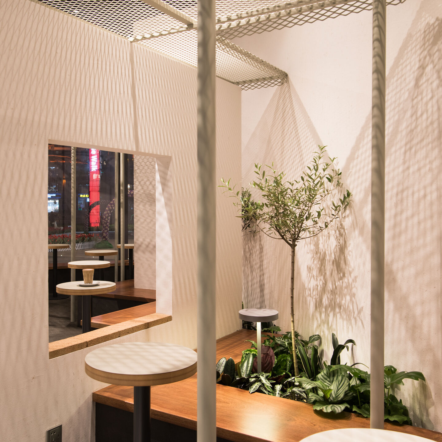 Gallery of Seesaw Coffee Suzhou Longhu | Nota Architects | Media - 6