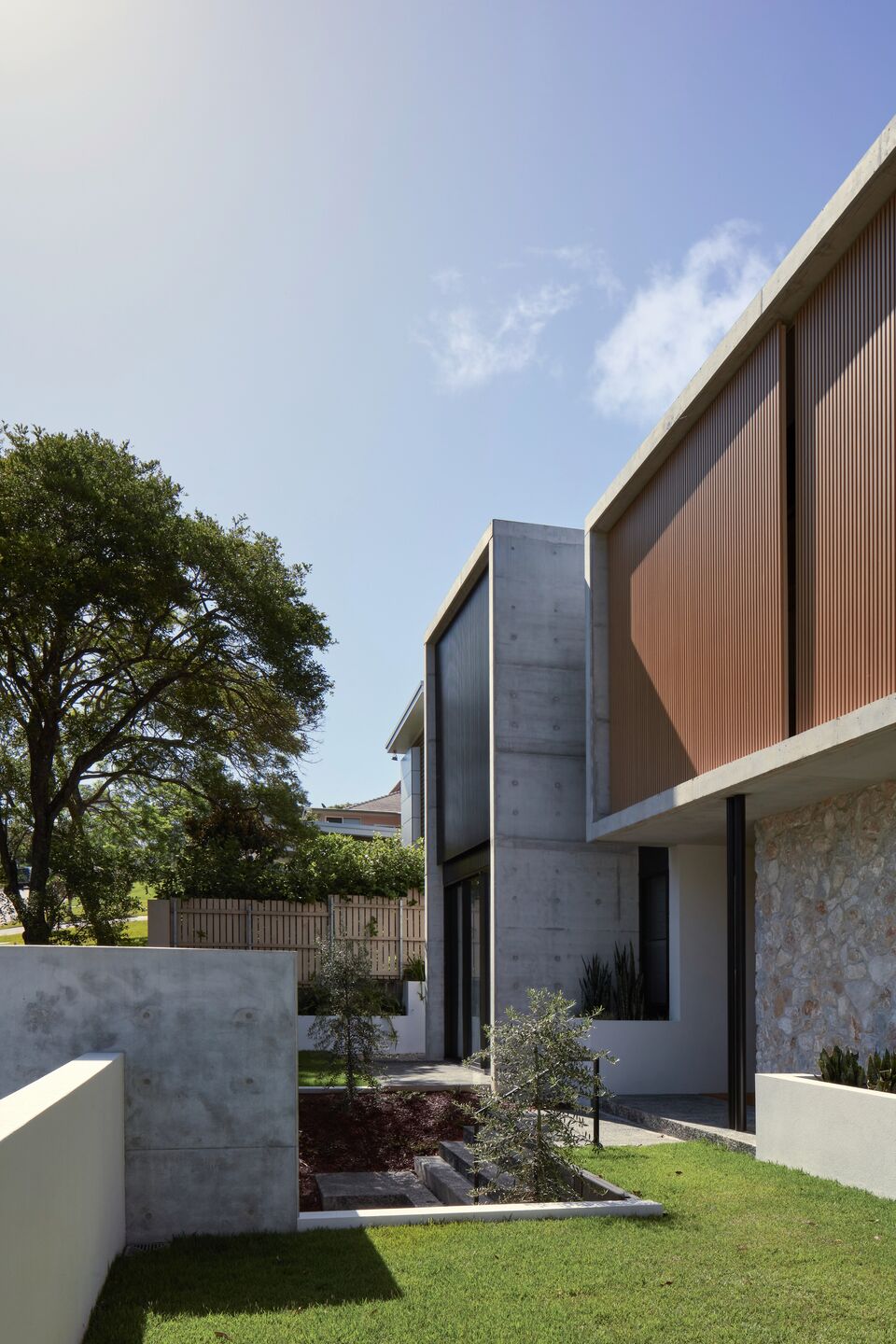 Gallery of Indooroopilly Residence | REFRESH*DESIGN Studio for Architecture | Media - 4