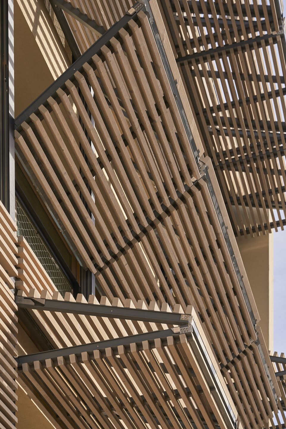 GUBI-vFolding ® Motorized vertical folding system for wooden facades by ...