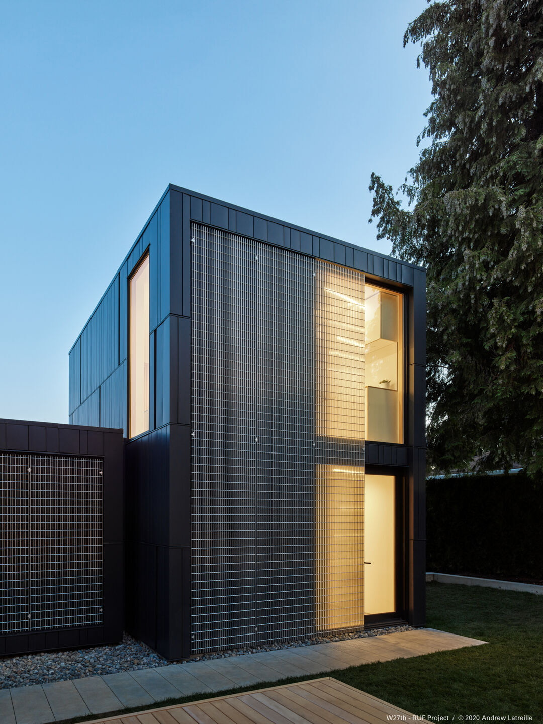 Gallery of In Between House | RUF project | Media - 13