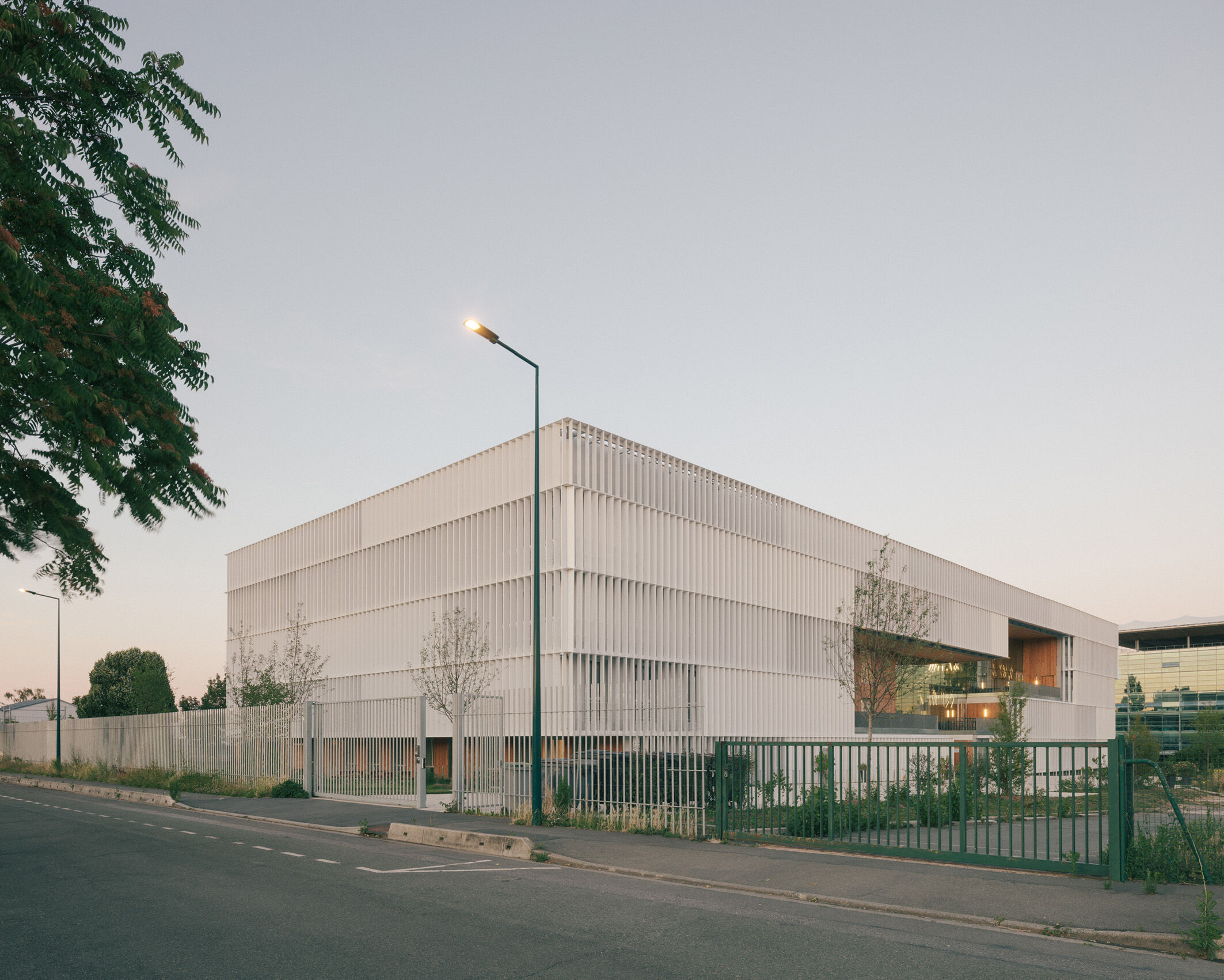 Gallery of Vallet de Martinis architectes carves a cavernous interior ...