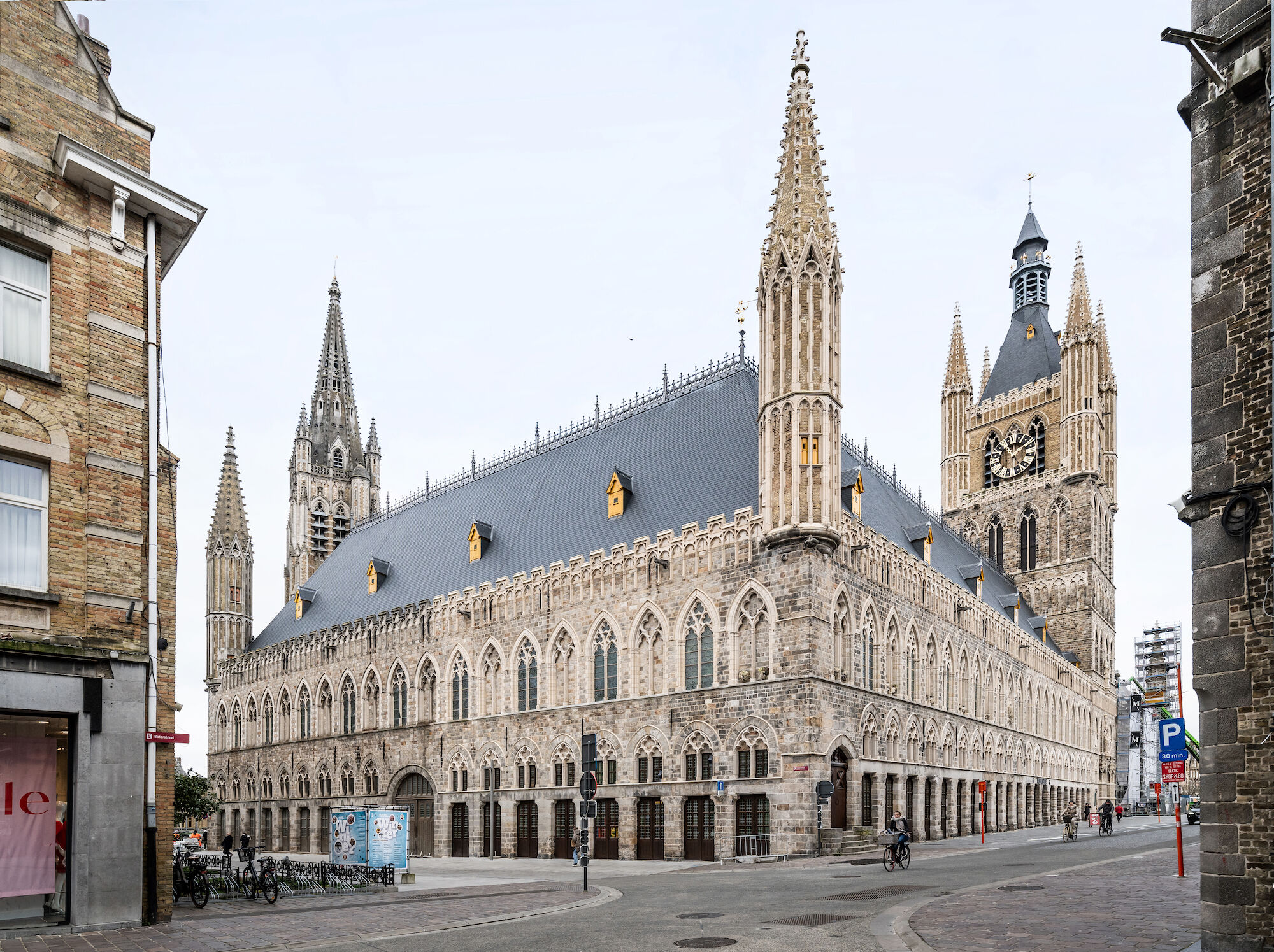 Belfort | B-architecten, B-bis, B-city & B-juxta | Archello