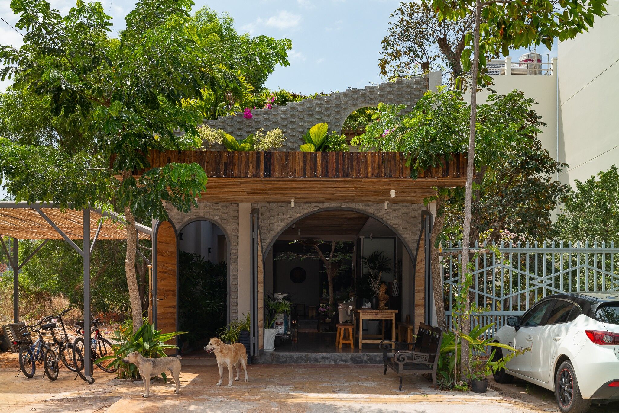 The Cricket’s House | Country House. Architecture | Archello