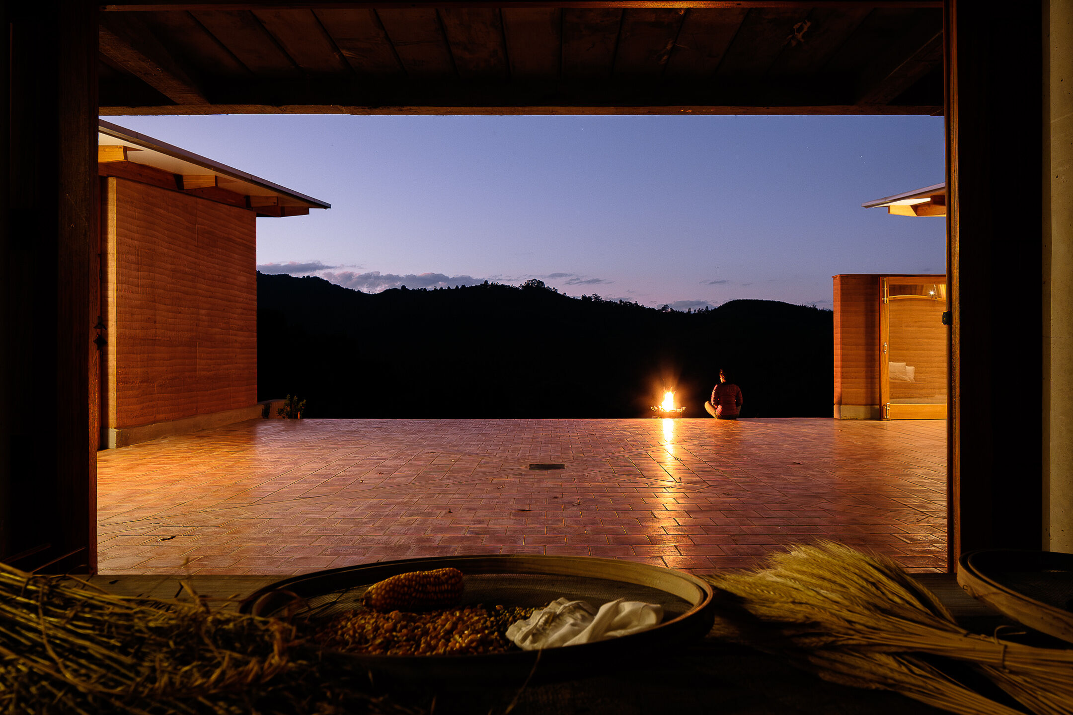 Gallery of COURTYARD HOUSE GUAPURUVU | Estudio Piloti Arquitetura ...