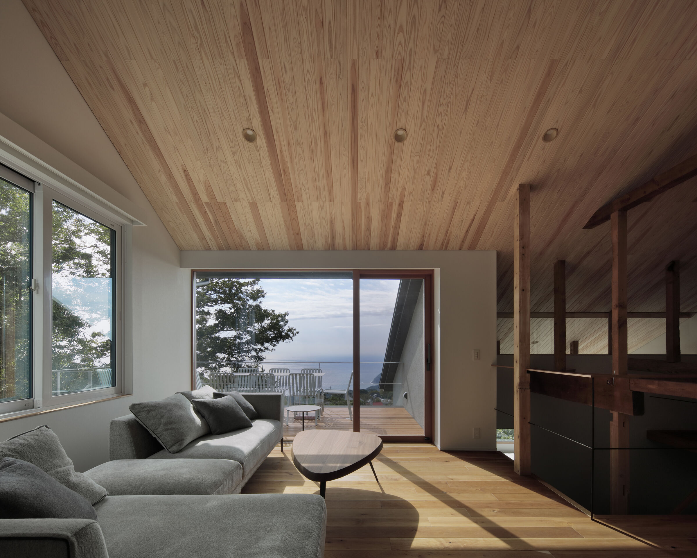 Views from the Big Roof | Ikeda Yukie Ono Toshiharu Architects | Archello