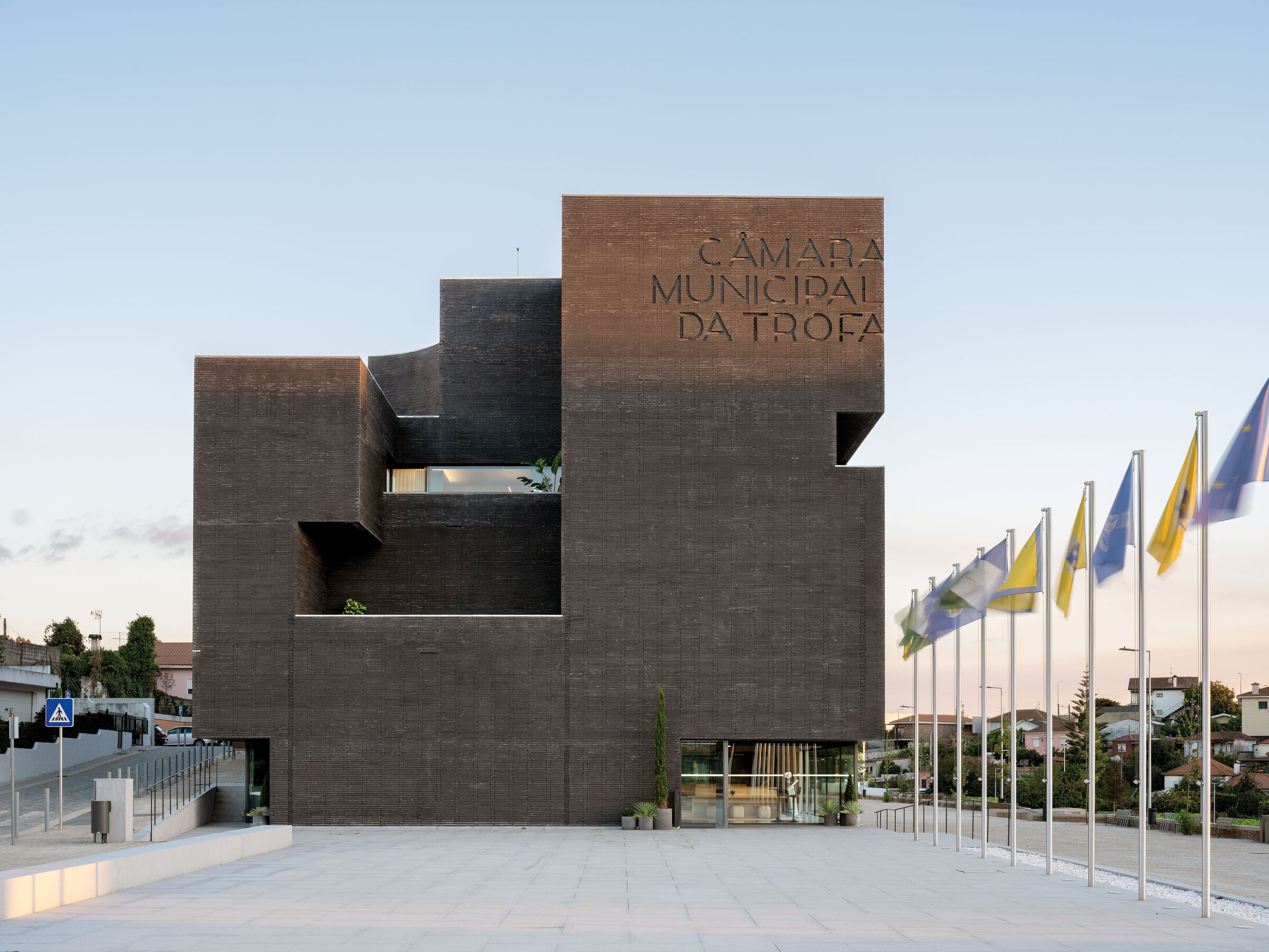 Gallery of R A I A T – TROFA TOWN HALL | NOARQ - Jose Carlos Nunes de ...