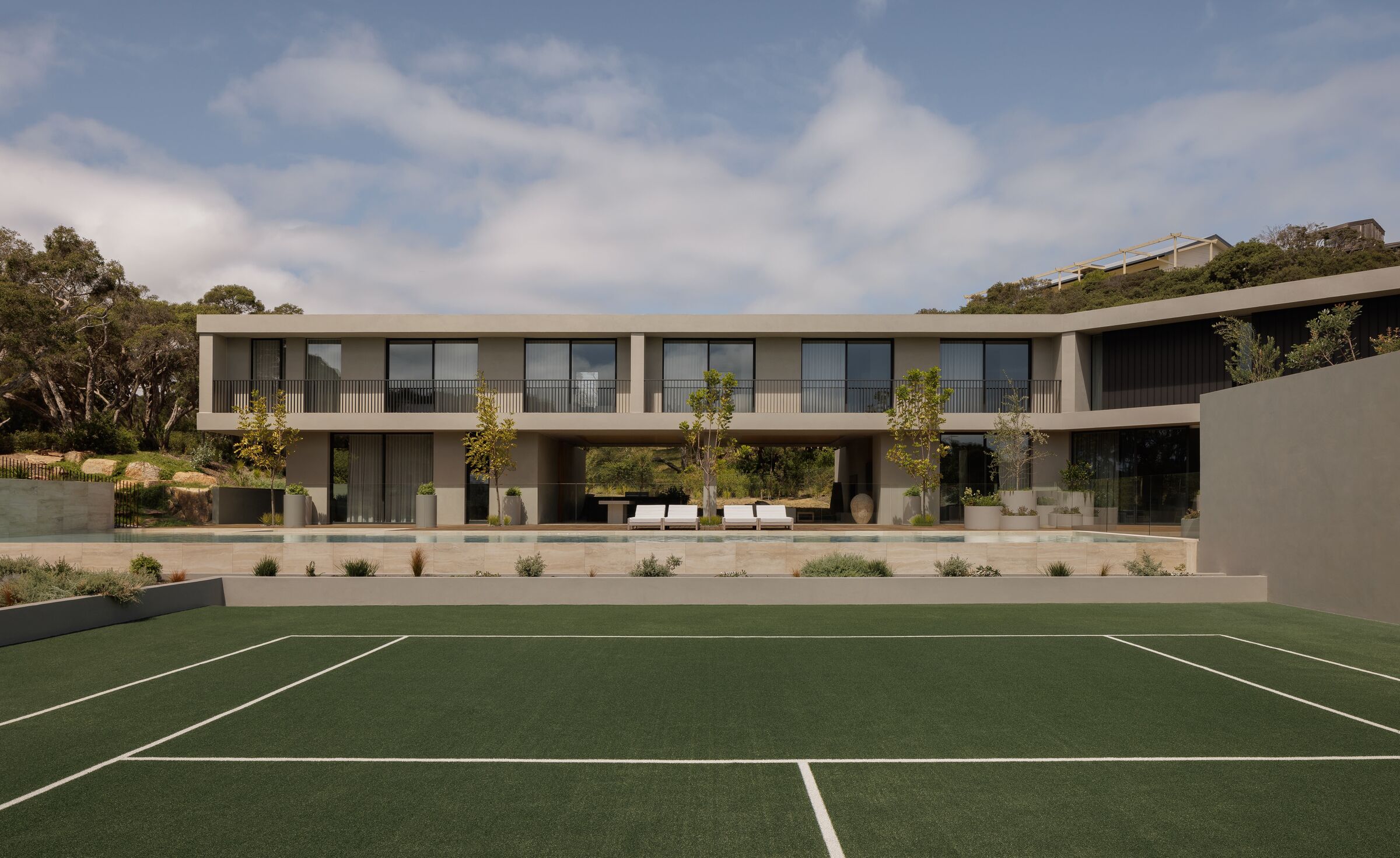 Carr’s “Coastal Compound” combines family beach house with the luxury ...