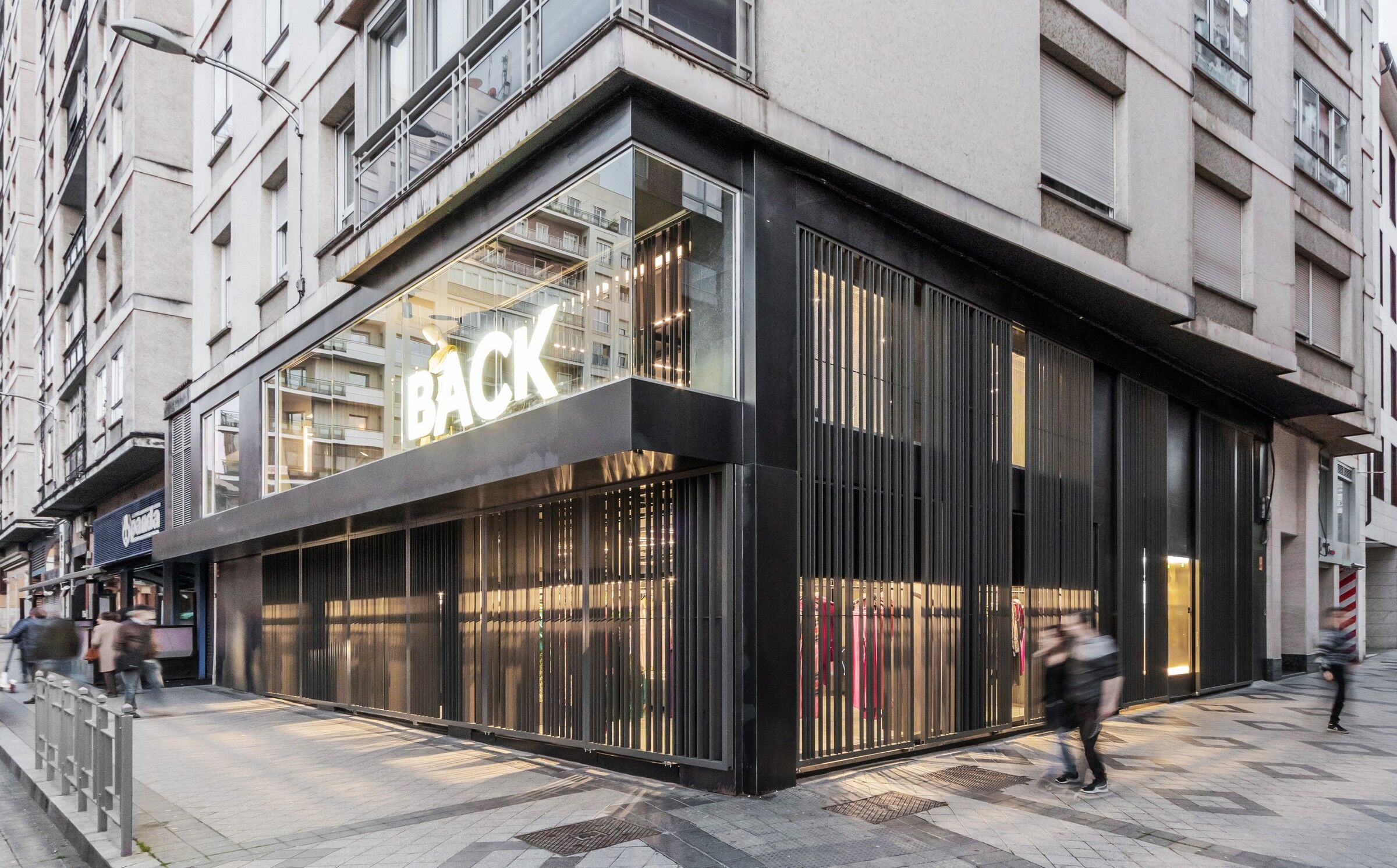 Back Poniente Fashion Store | BUHO ARQUITECTOS | Archello