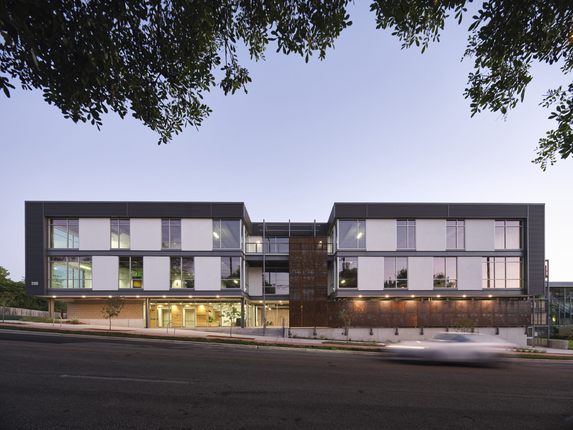 The Ferdinand Office Building | Cushing Terrell | Archello