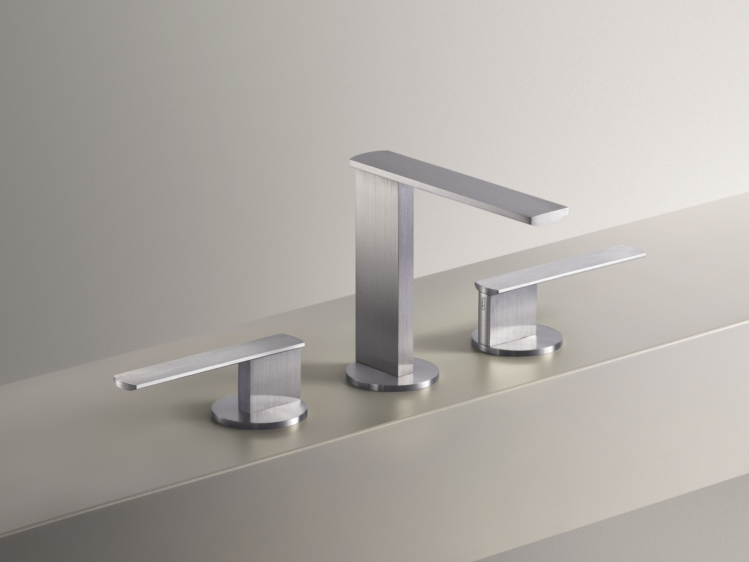 AYL15 - Three-hole mixer with swivelling spout by CEADESIGN | Archello