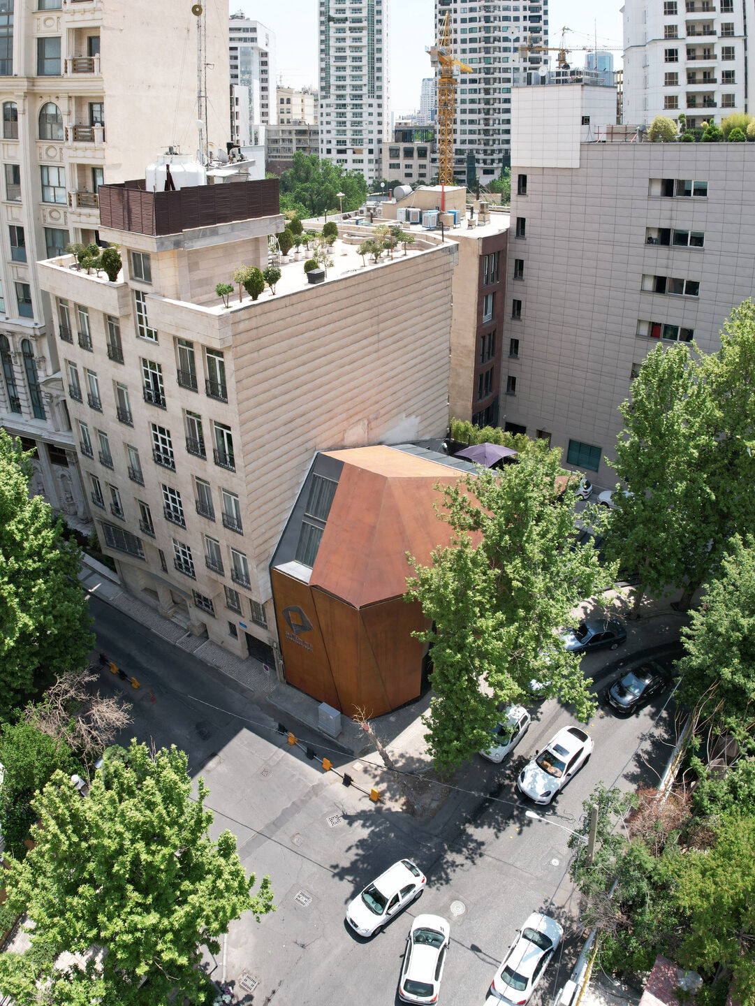 Gallery of Karafarin Bank | nextoffice | Media - 4