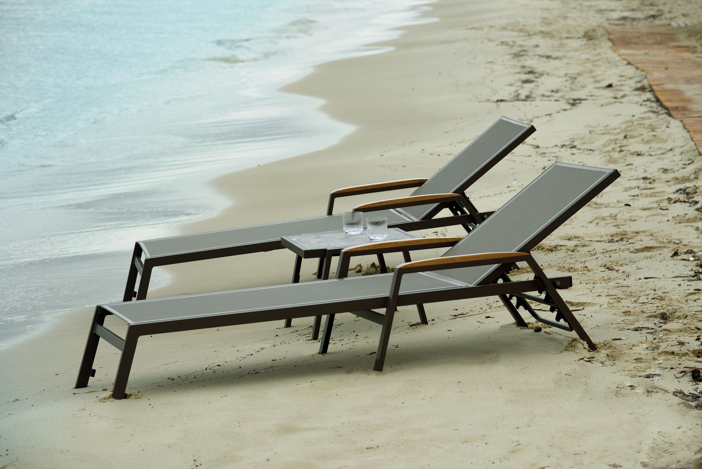 Amelia Sunlounger by 10DEKA | Archello