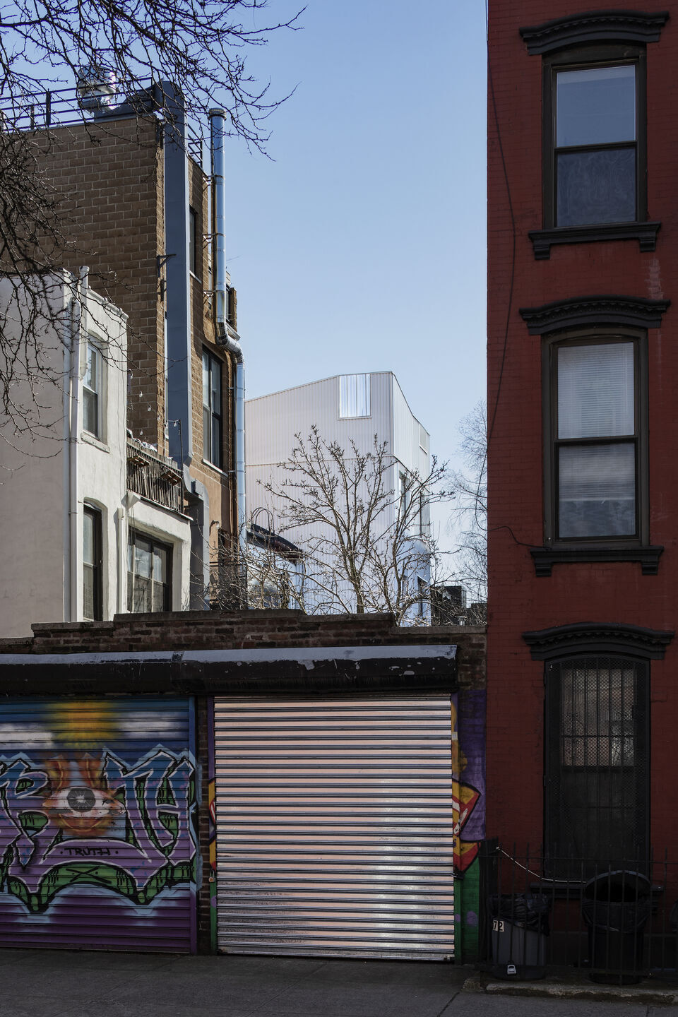 MODU completes passive house designed Mini Tower One residence in ...