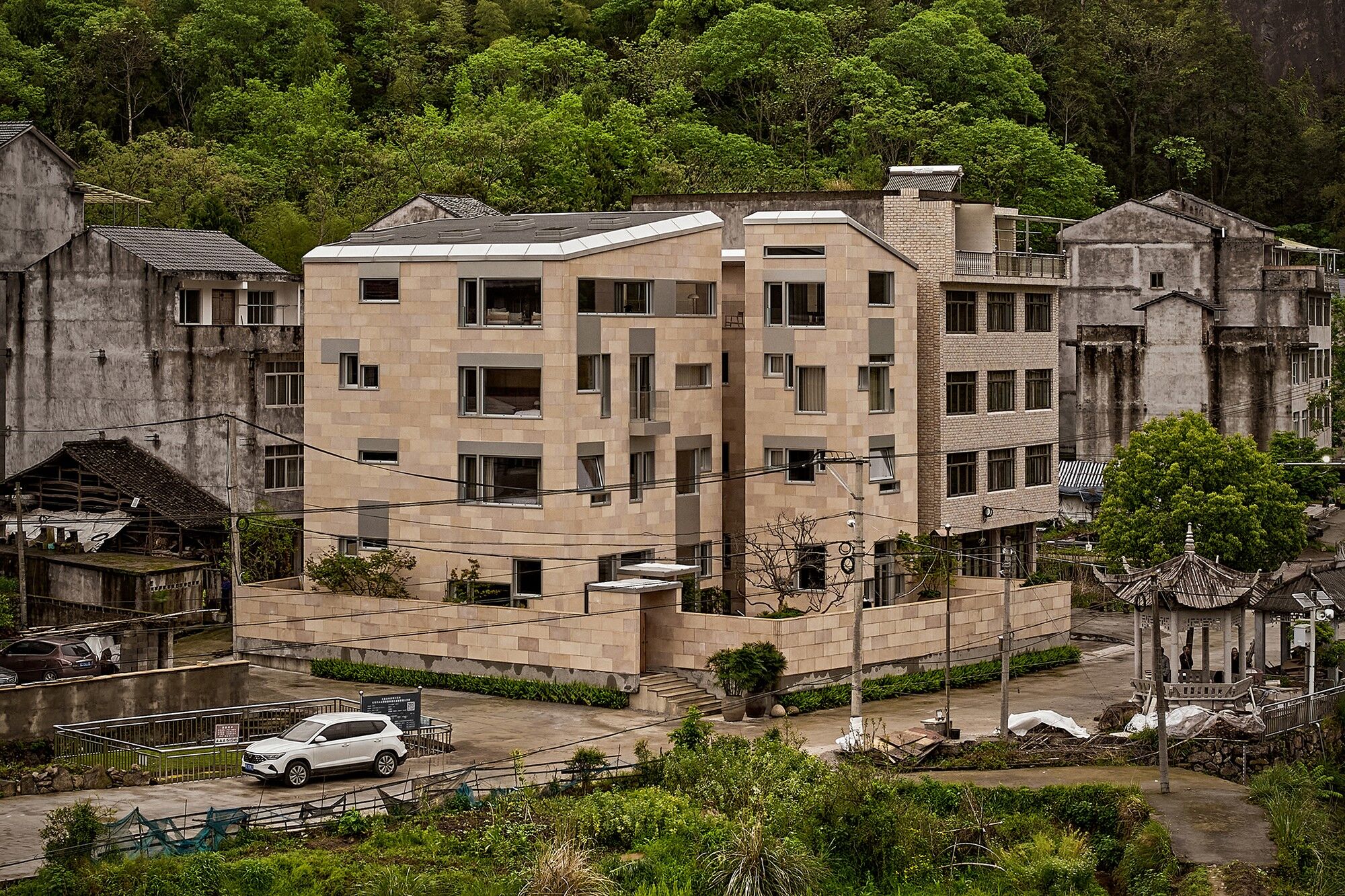 Gong’s House | Various Associates | Archello