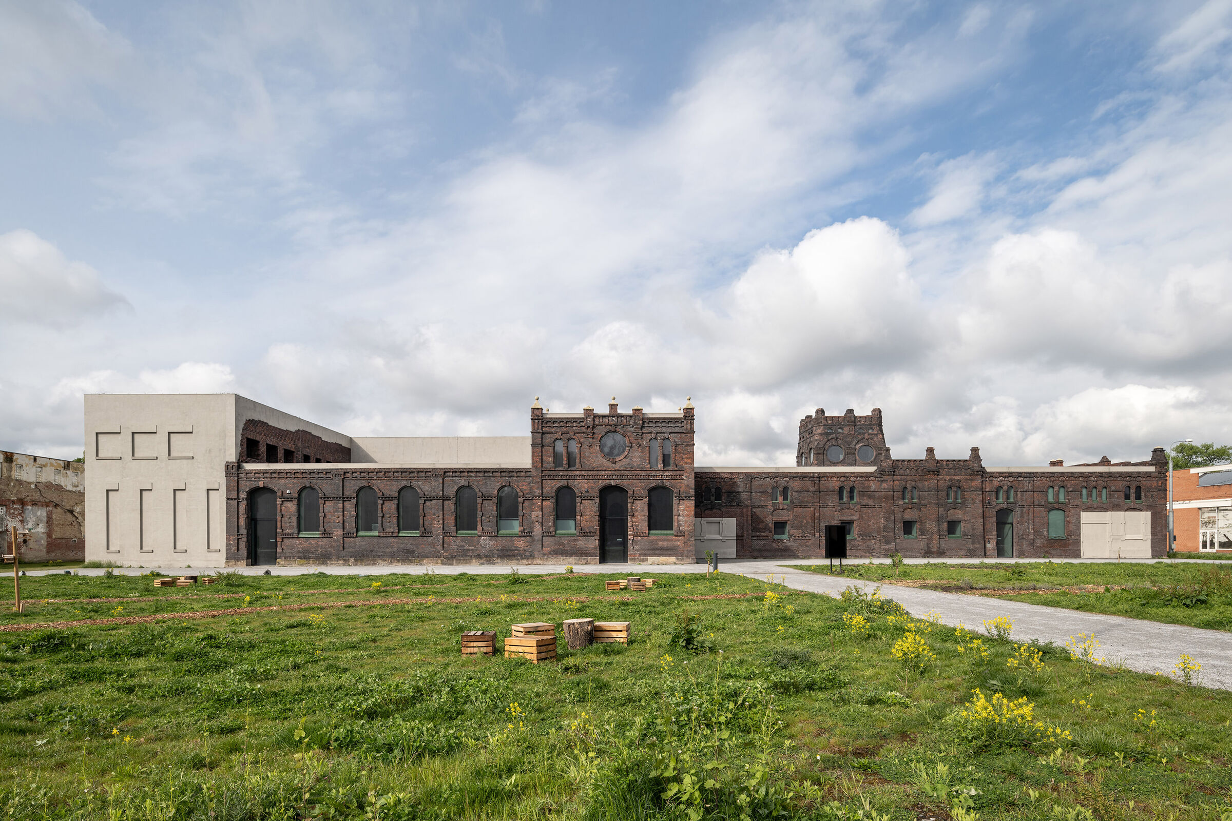 PLATO Contemporary Art Gallery | Jansen | Archello