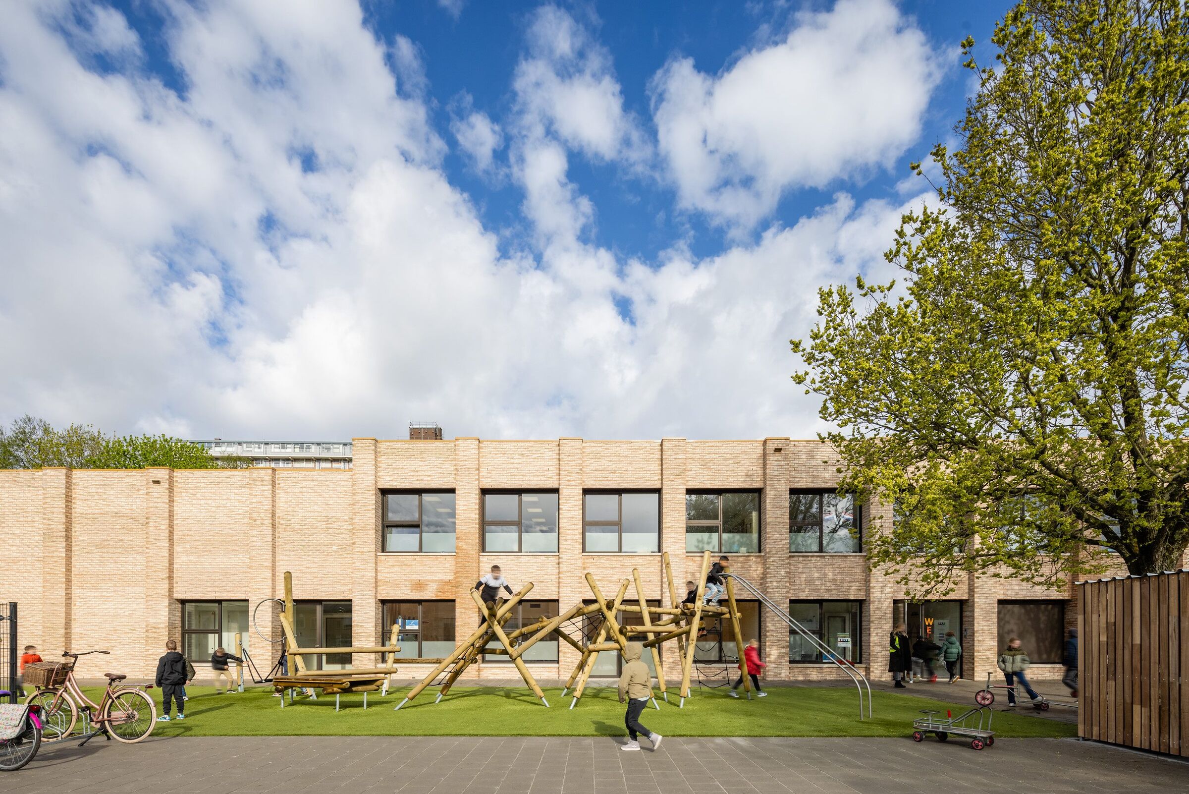 IKC Katwijk | De Zwarte Hond | Archello
