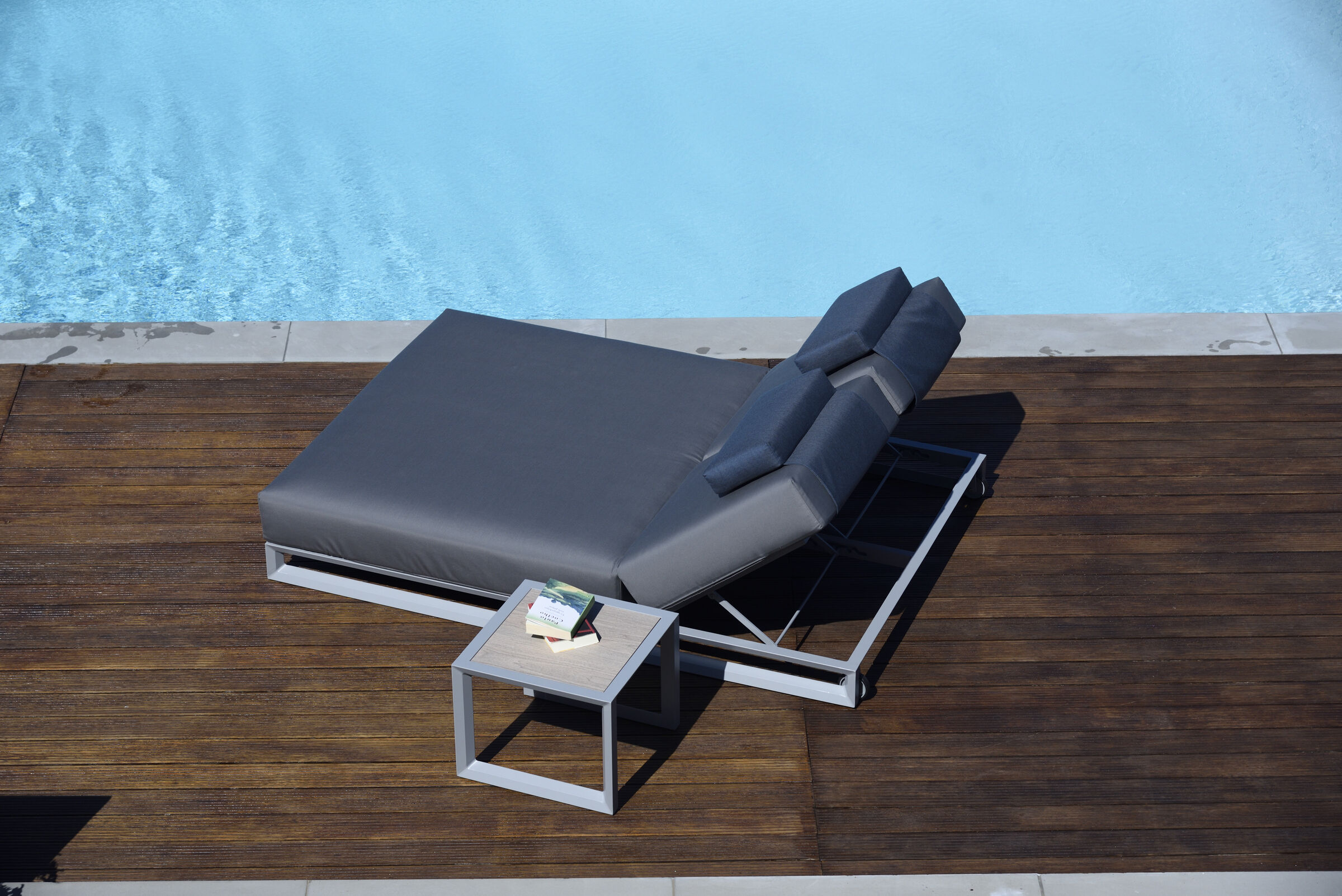 Nubes Double Sunlounger by 10DEKA | Archello
